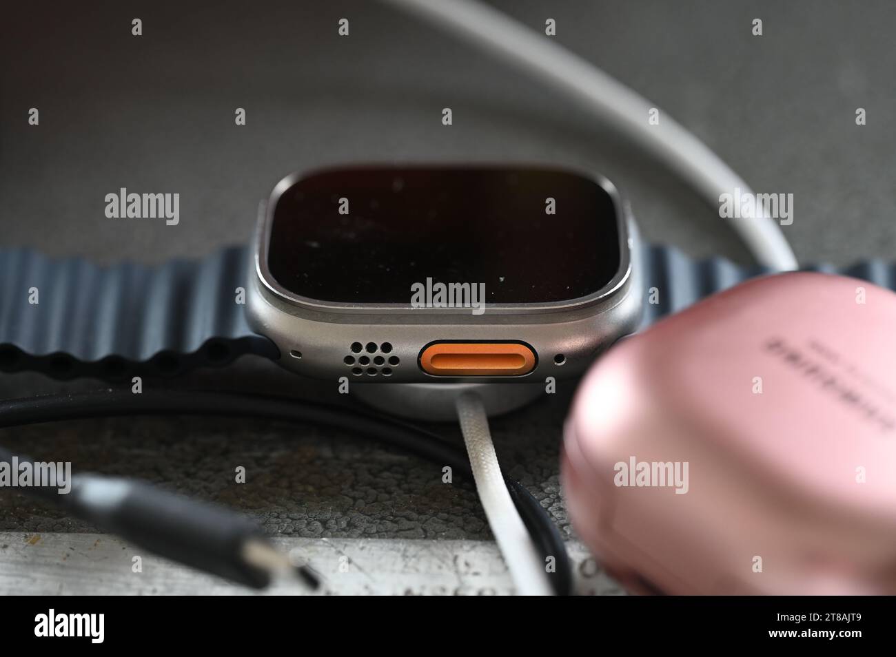 Apple watch ultra hi-res stock photography and images - Alamy