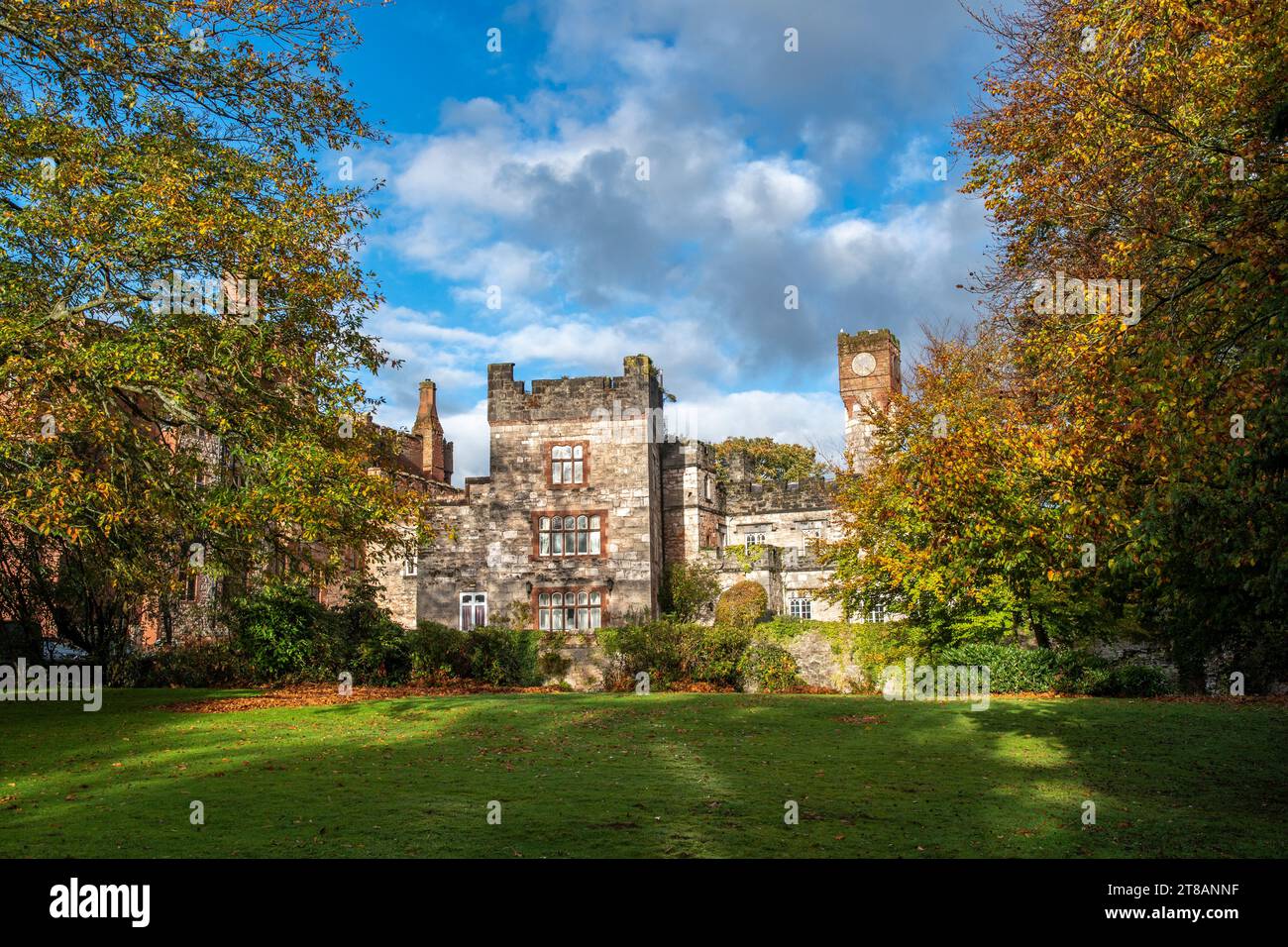 Ruthin Castle (Welsh: Castell Rhuthun) is a medieval castle ...