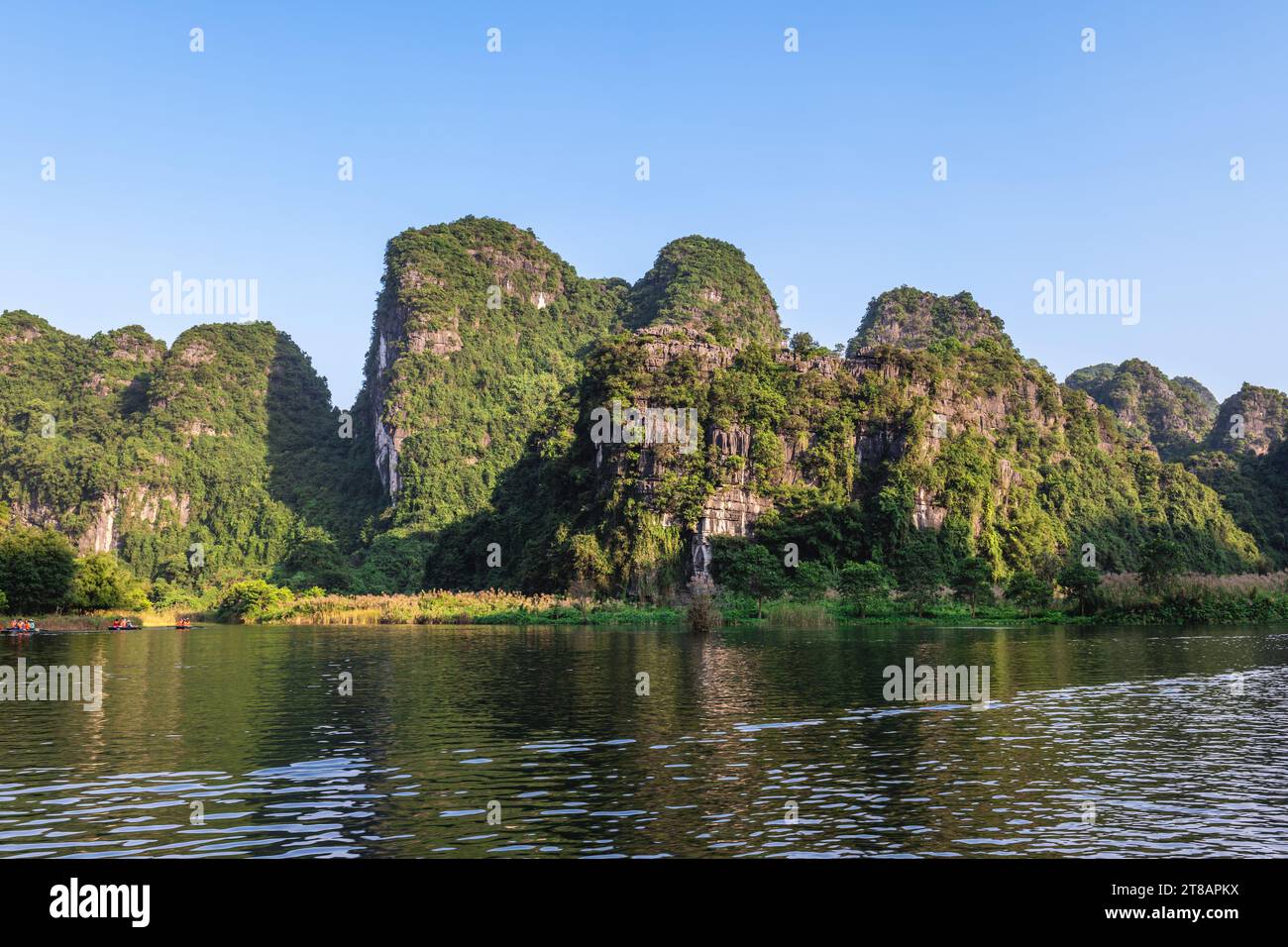 scenery of Trang An Scenic Landscape Complex in Ninh Bing, Vietnam ...