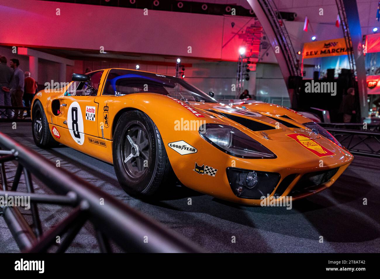 FORD GT40, #8 DRIVEN BY WILLY MAIRESSE (BEL) AND JEAN BEURLYS (BEL ...