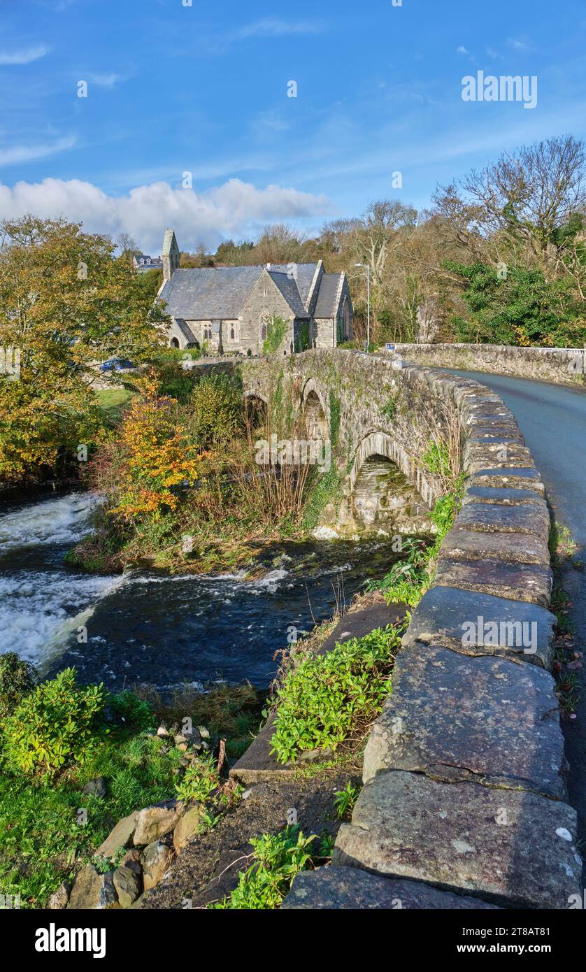 Bridge across the Afon Dwyfor at Llanystumdwy, Criccieth, Gwynedd ...