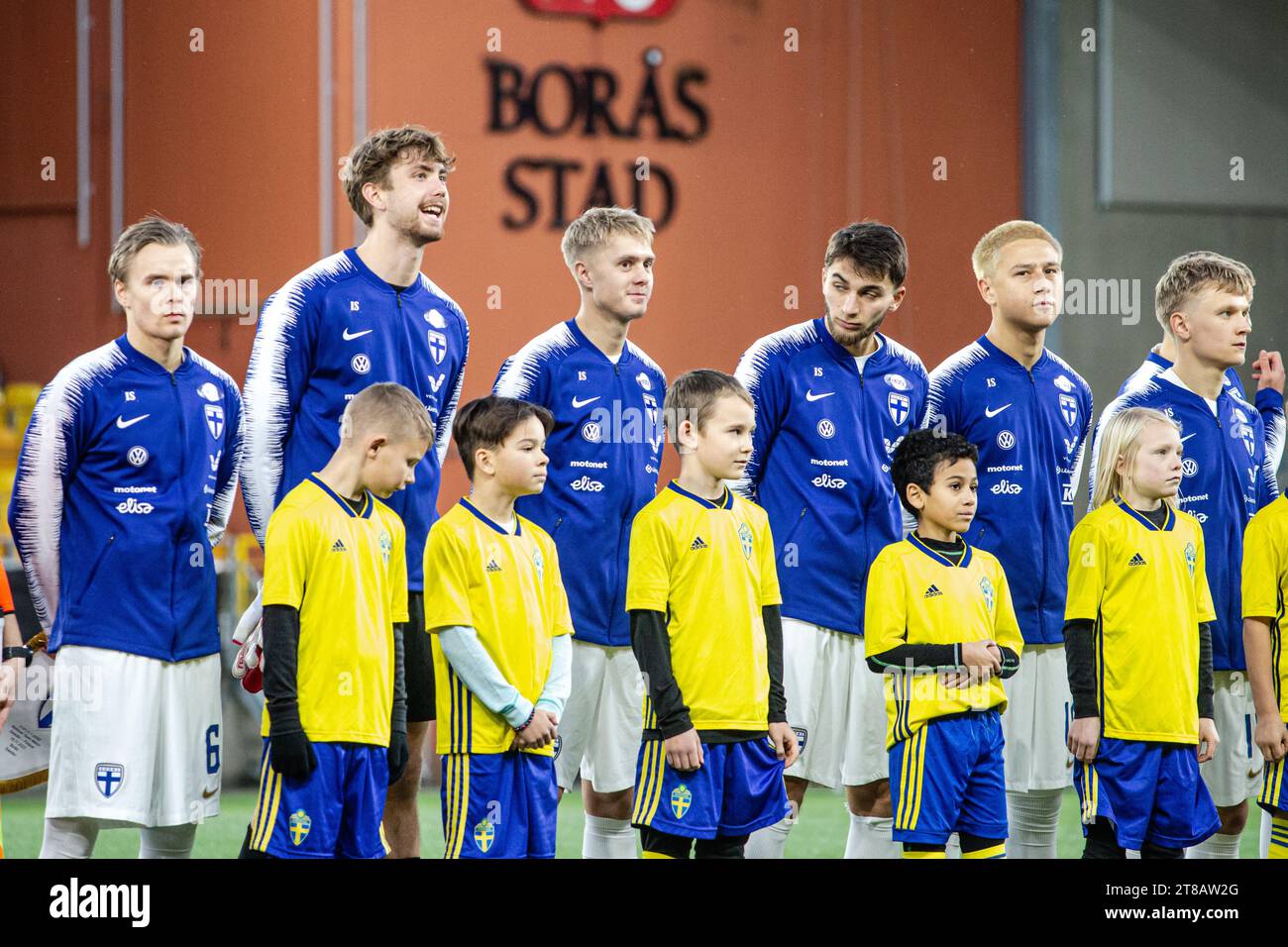 Boraas, Sweden. 16th, November 2023. The players of Finland line up for ...