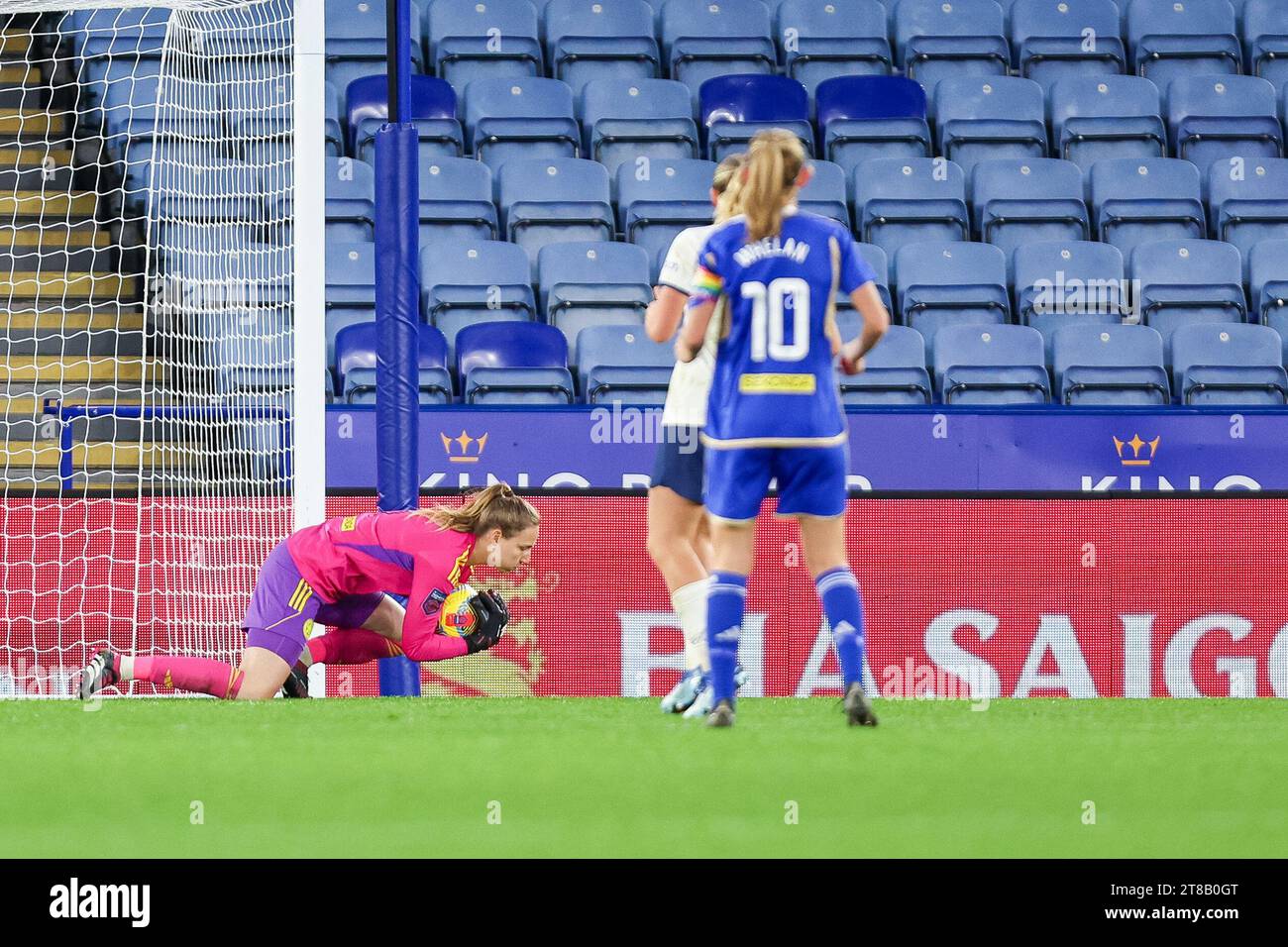 Leicester, UK. 19th Nov, 2023. Leicester's goalkeeper, Janina Leitzig ...