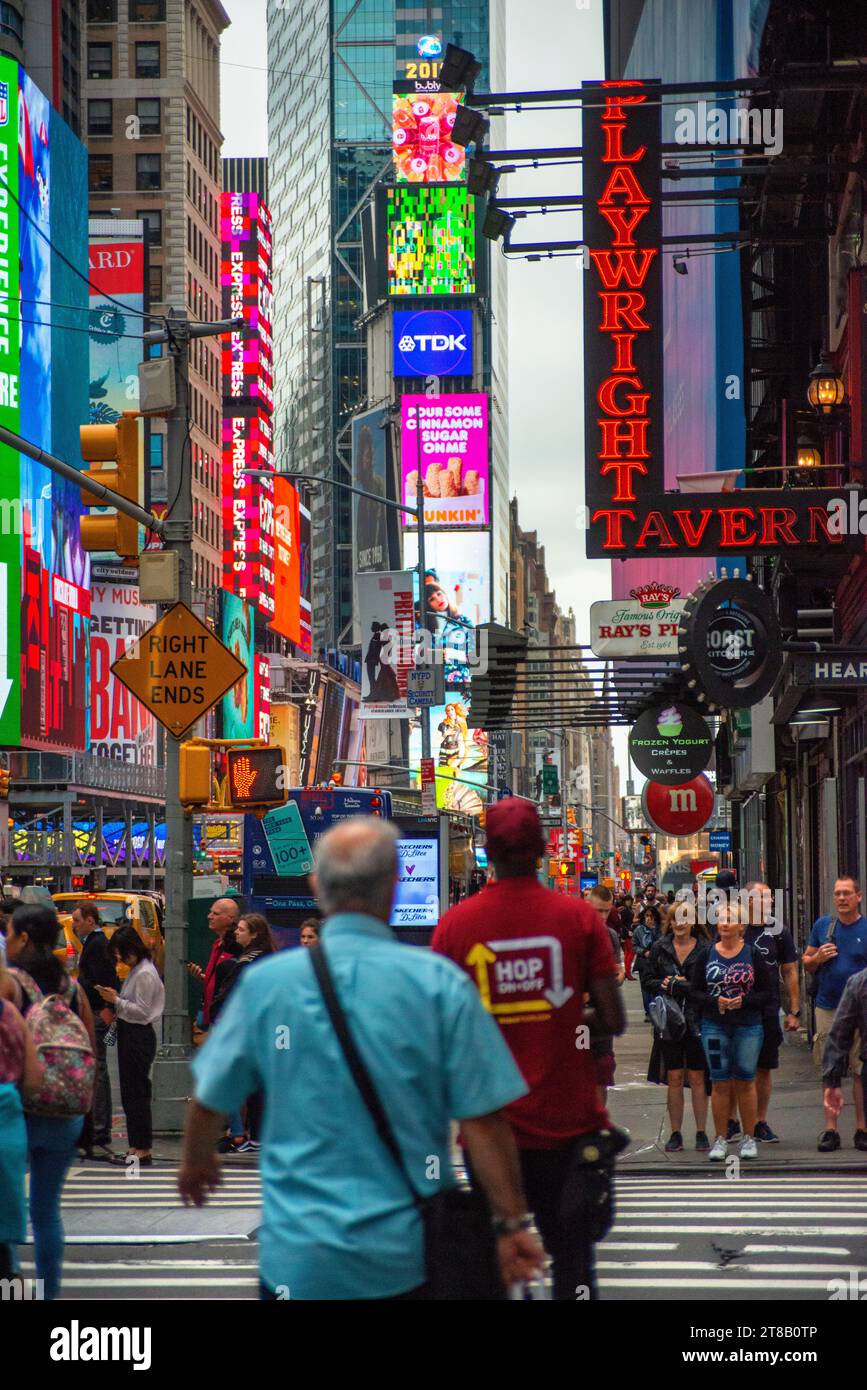 The Playwright Tavern and Restaurant, Times Square, New York City USA ...