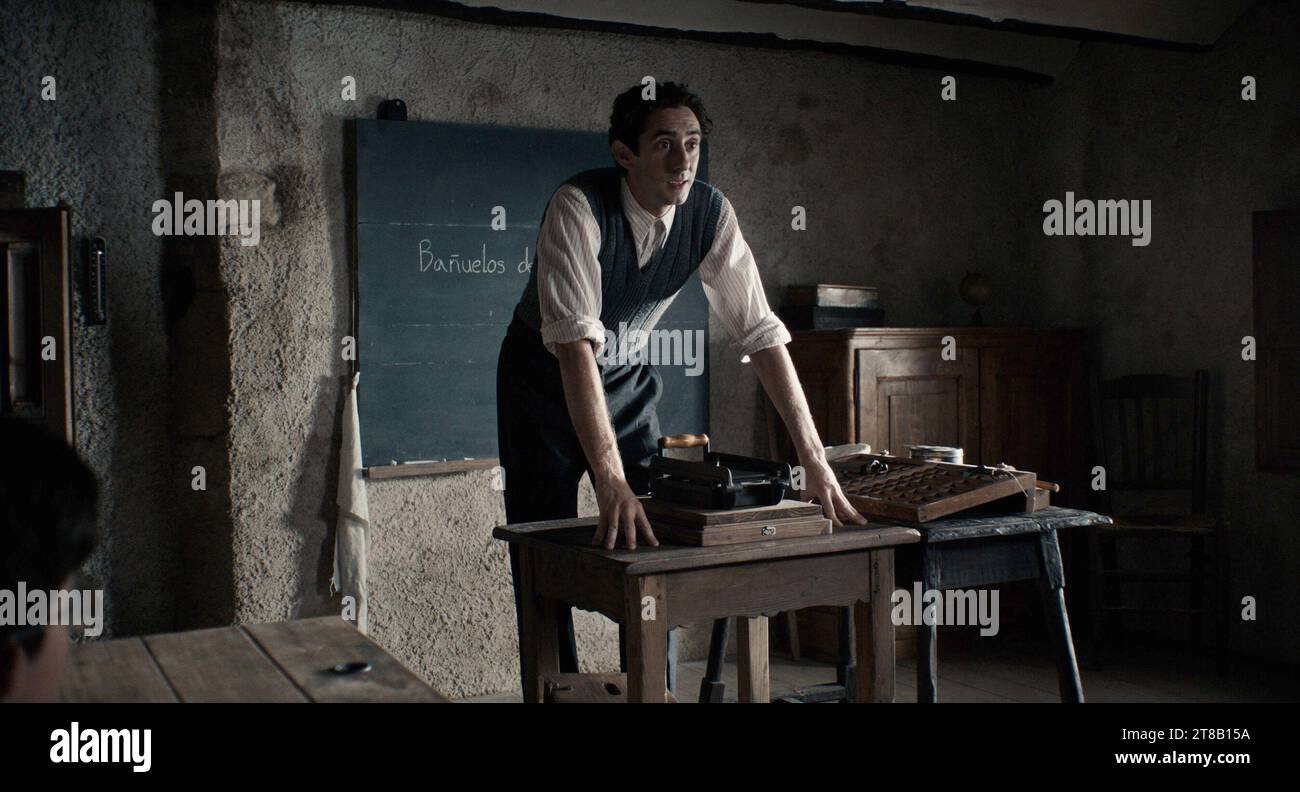 ENRIC AUQUER in EL MESTRE QUE VA PROMETRE EL MAR (2023), directed by ...