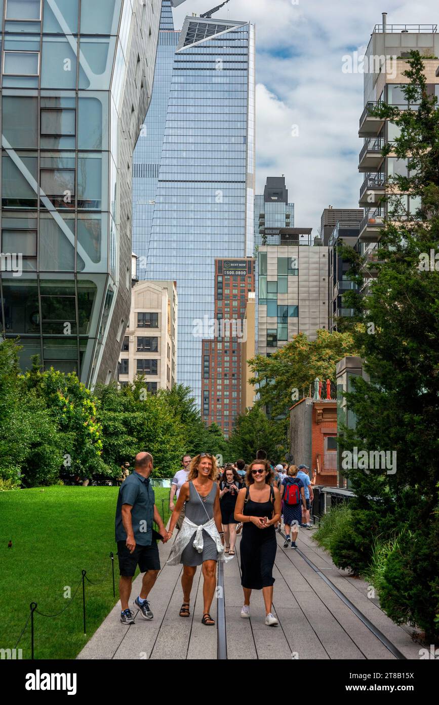 Walking in the New york high line new urban park formed from an ...