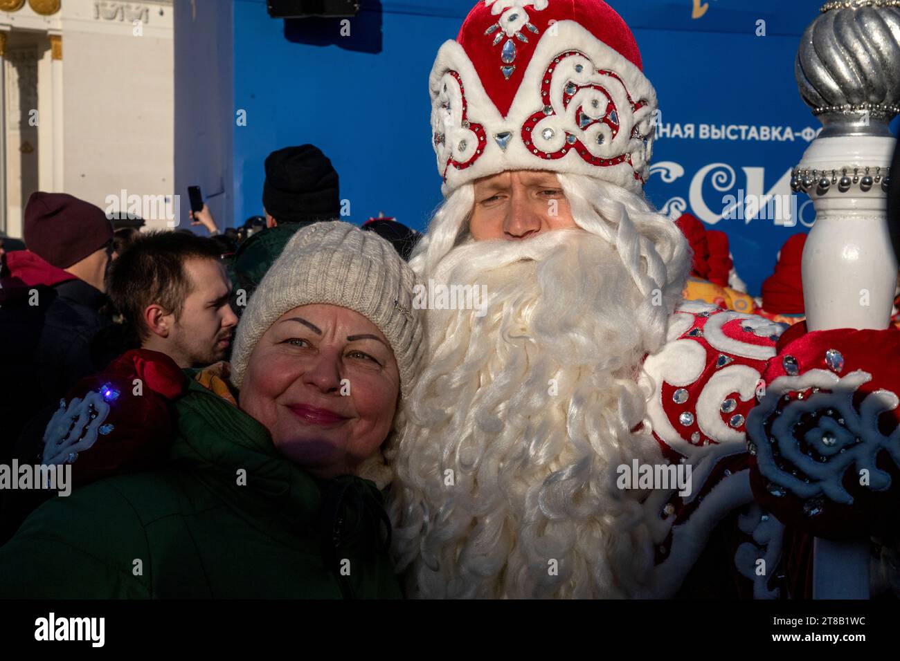 Moscow, Russia. 18th of November, 2023. Father Frost from Veliky Ustyug ...