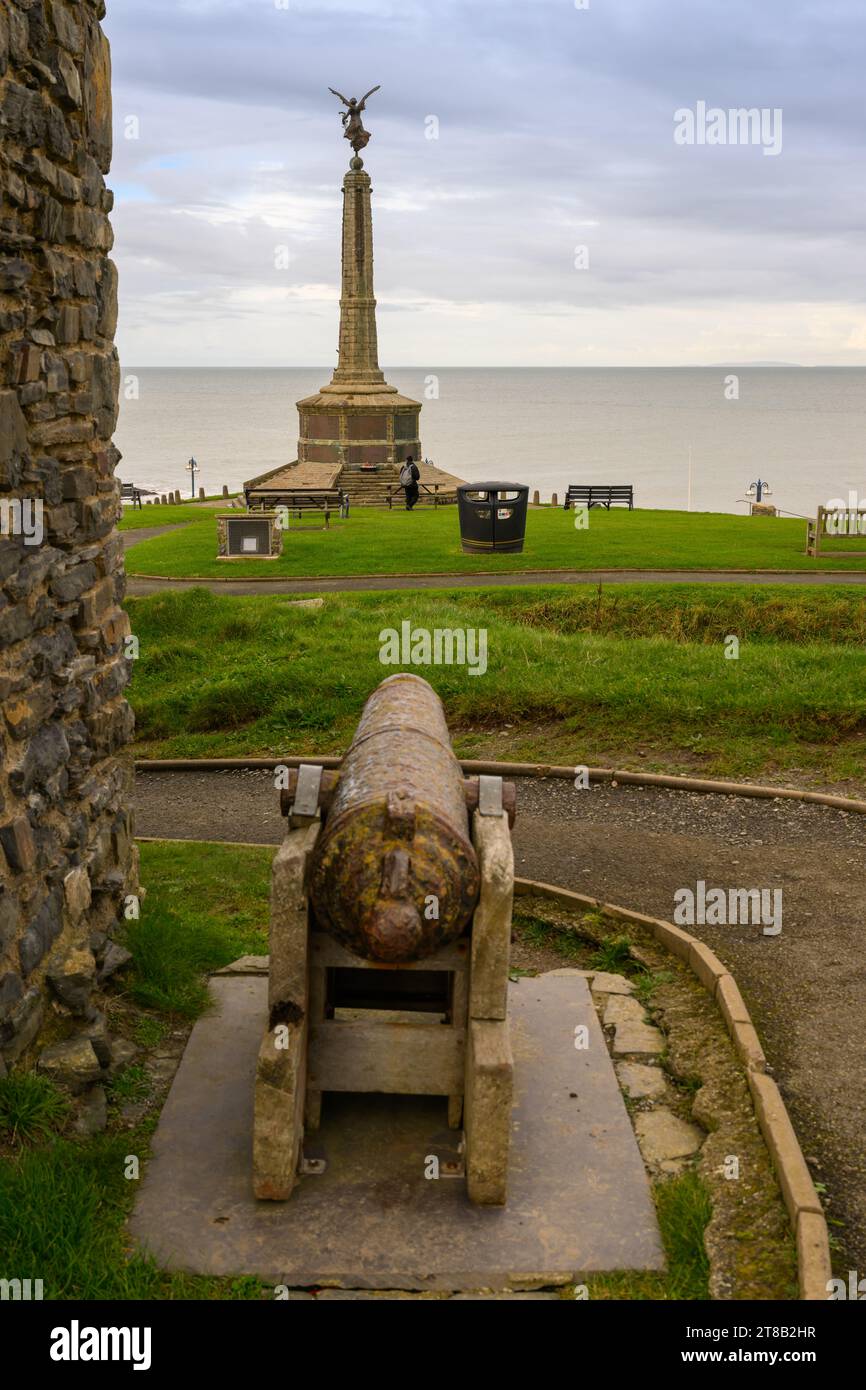 The Aberystwyth War Memorial with a cannon in the foreground at ...