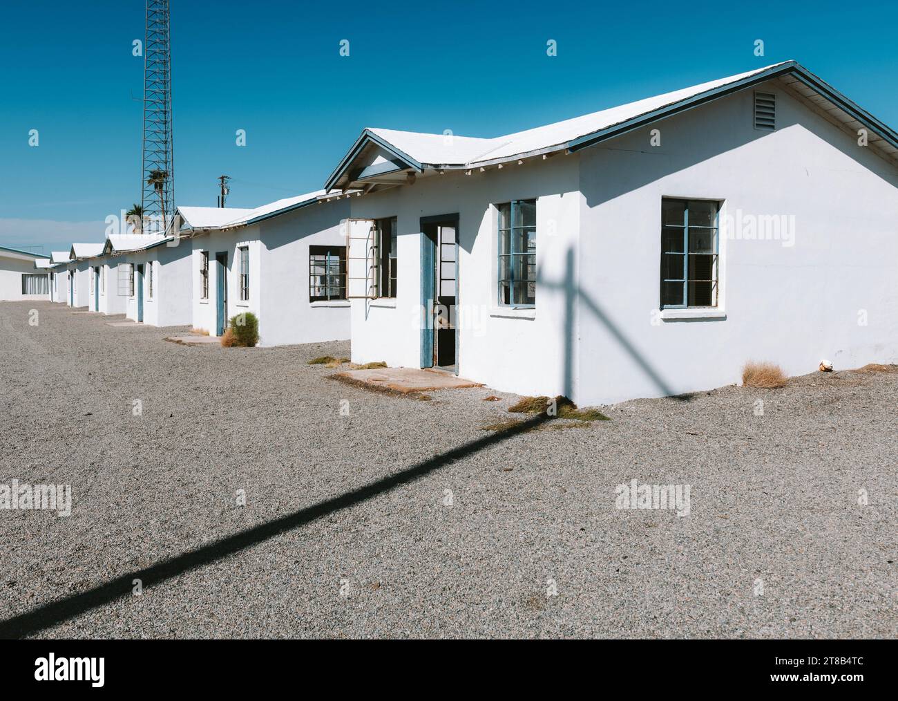 Roy's Motel and Cafe motel rooms, Route 66 Stock Photo - Alamy