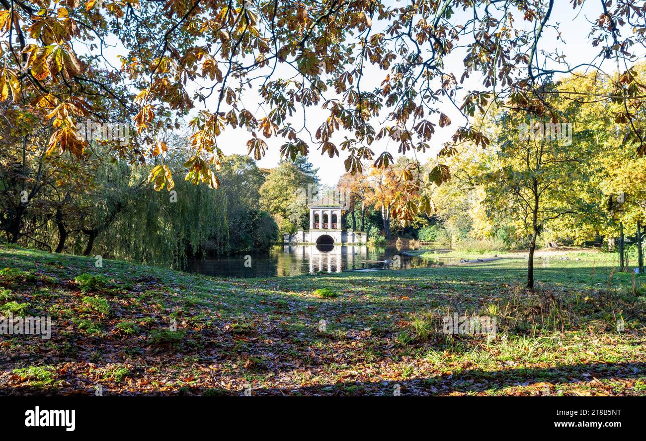 Roman pavilion hi-res stock photography and images - Alamy