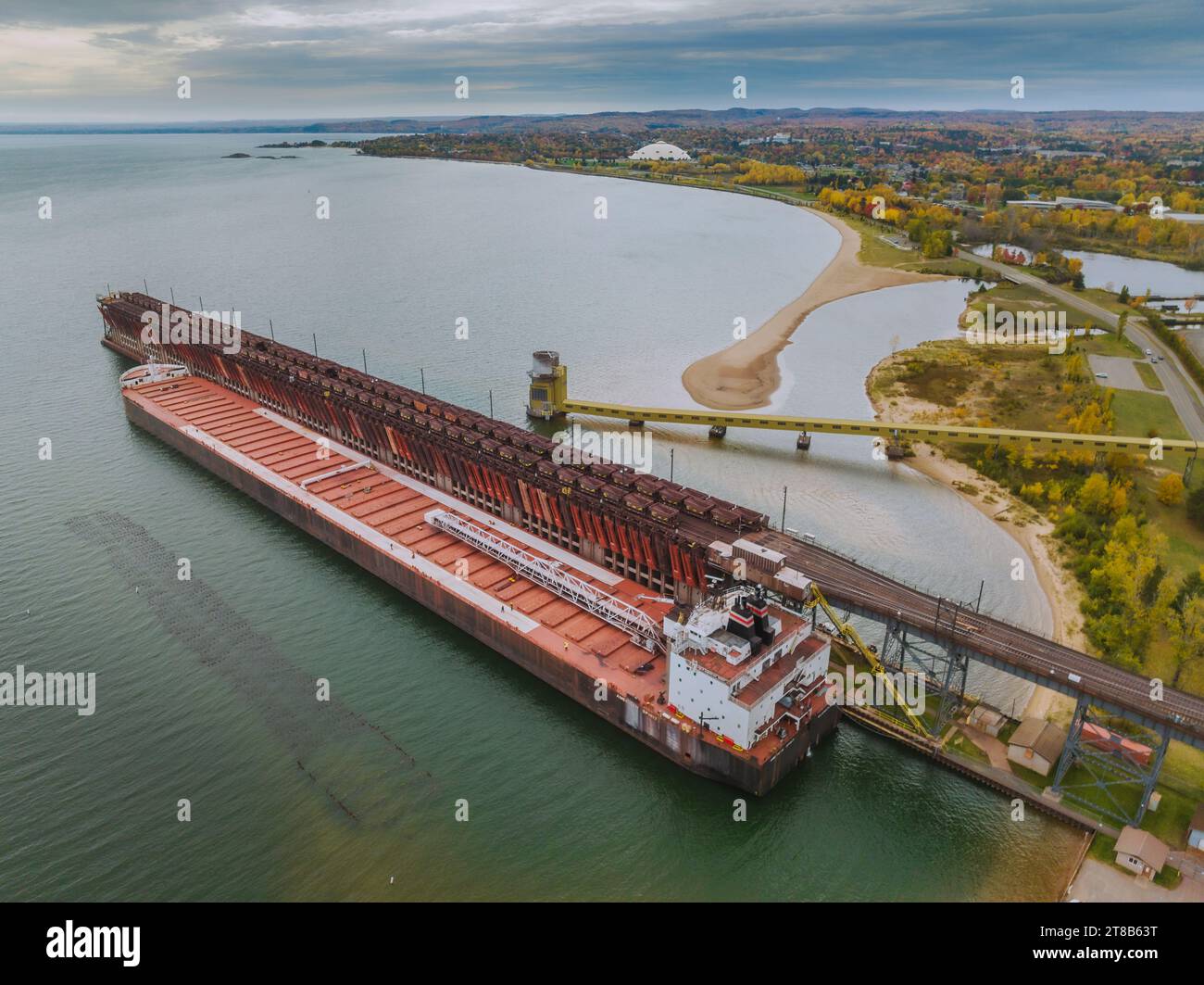 Ore dock lake superior hi-res stock photography and images - Alamy