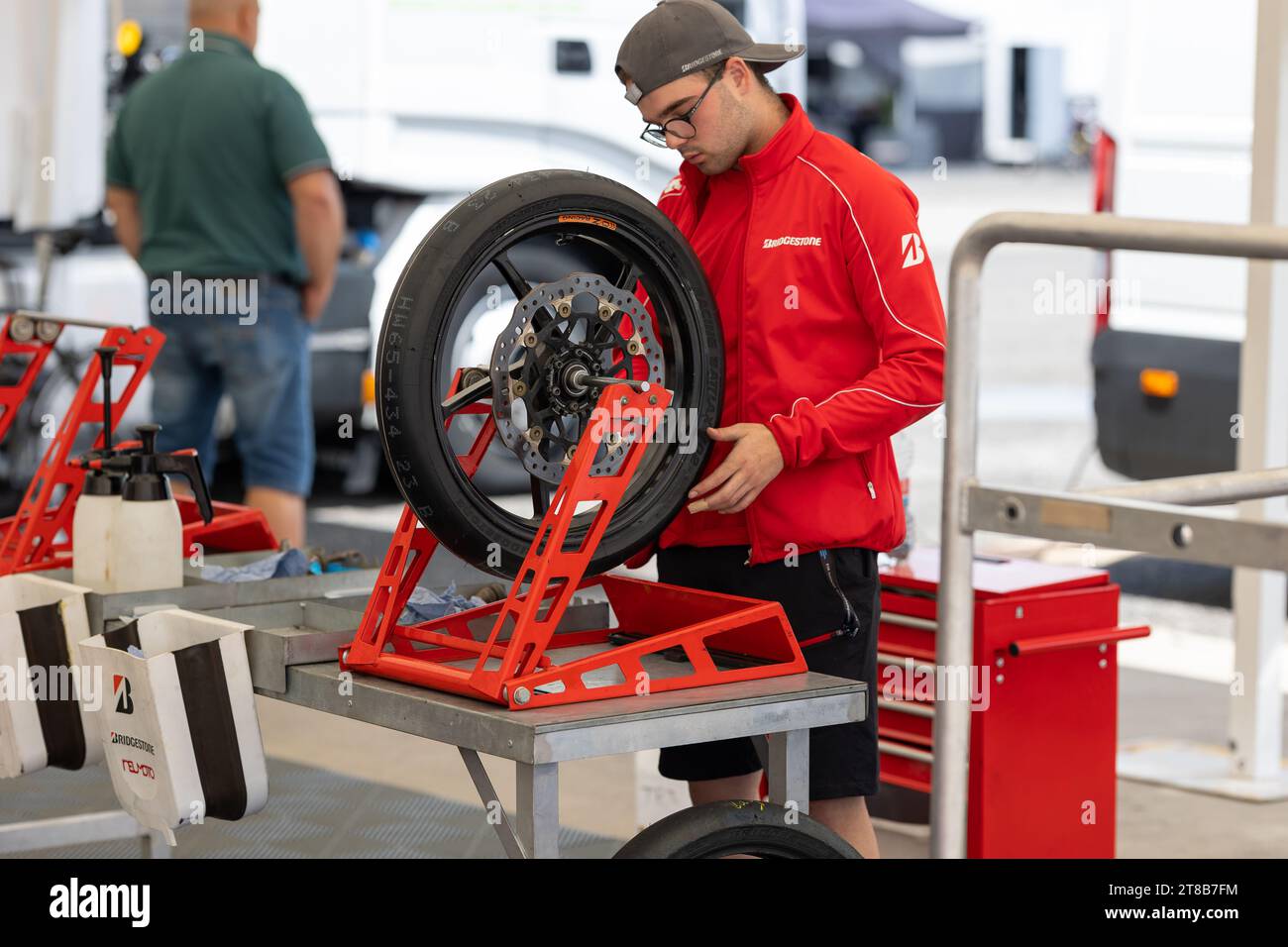 6 may 2023, Estoril, Portugal - MotoGP racing - The Mechanic's Skillful ...