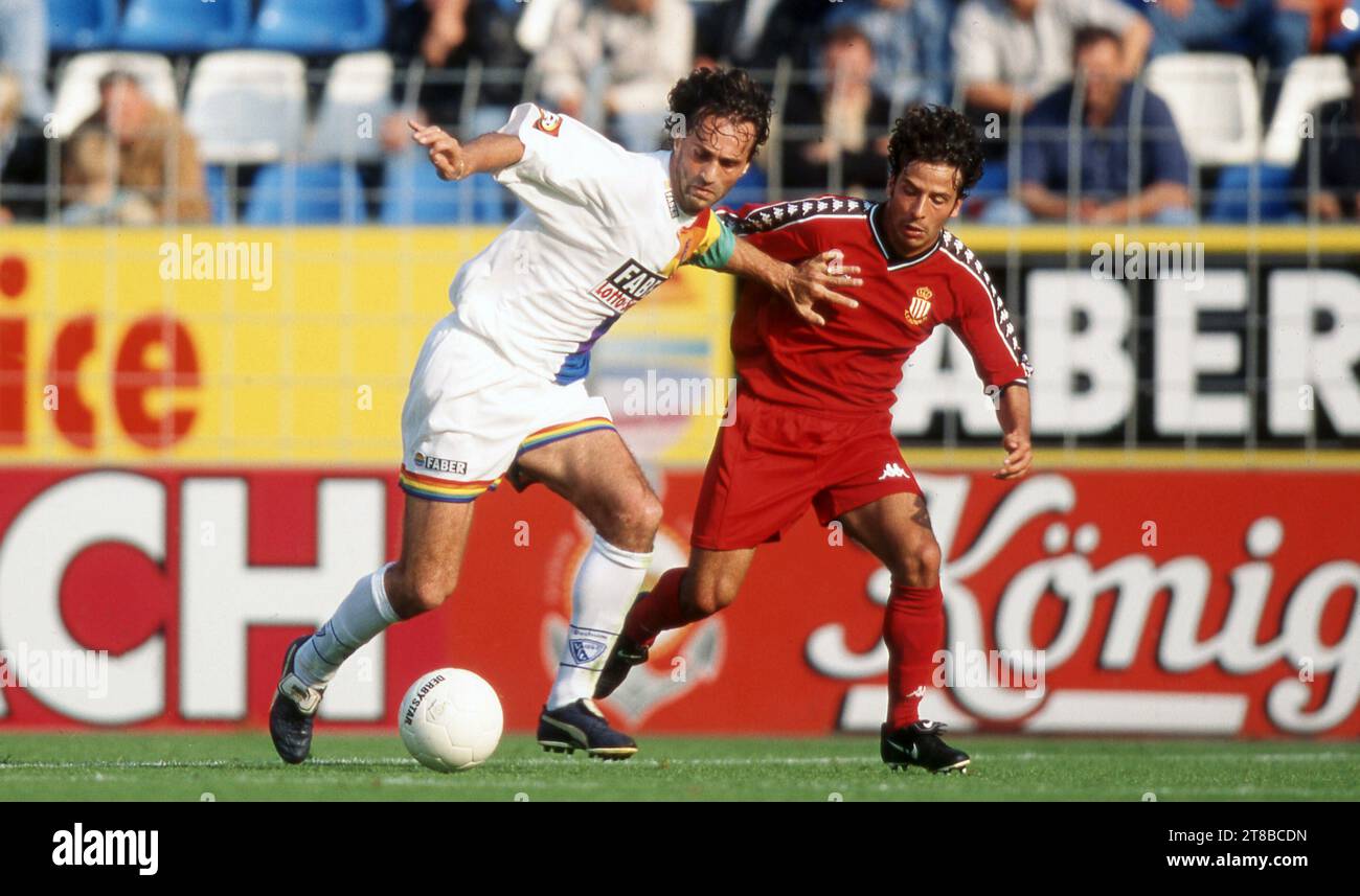 1998 football match photo hi-res stock photography and images - Alamy
