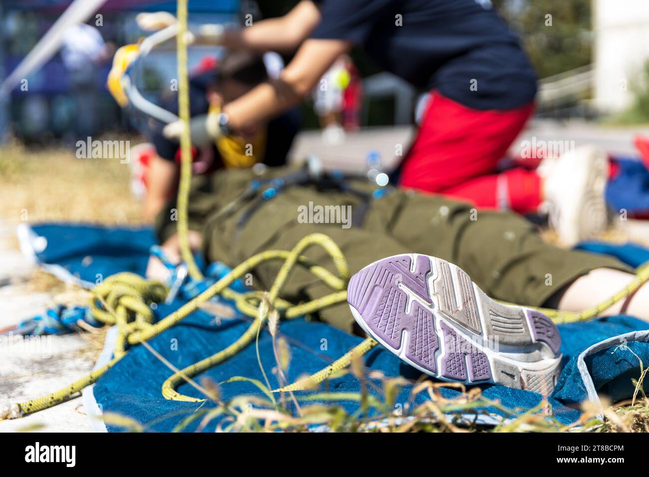 First aid after accident at work. Window washer fall Stock Photo - Alamy