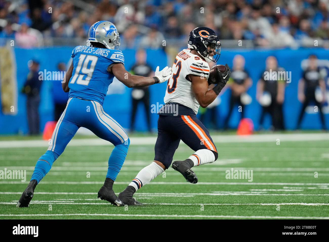 Chicago Bears linebacker T.J. Edwards (53) intercepts a pass intended ...