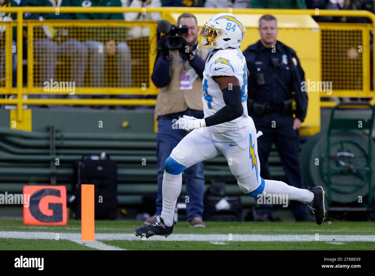 Los Angeles Chargers tight end Stone Smartt scores a touchdown against ...
