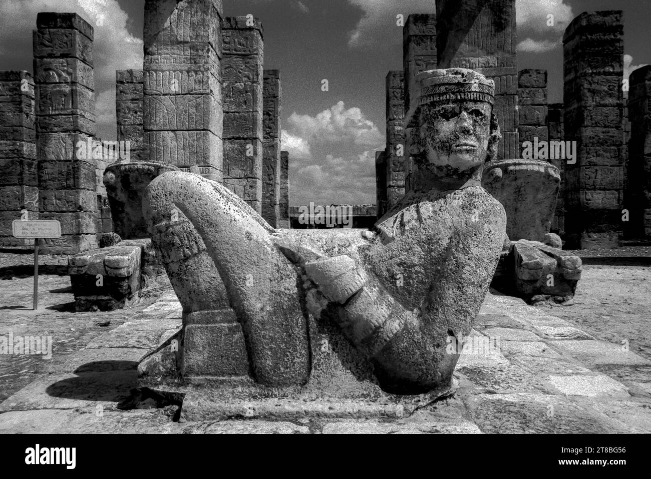 Mexico, Yucatan, Chichen Itza: The Mayan statue of the Chac Mool Stock ...