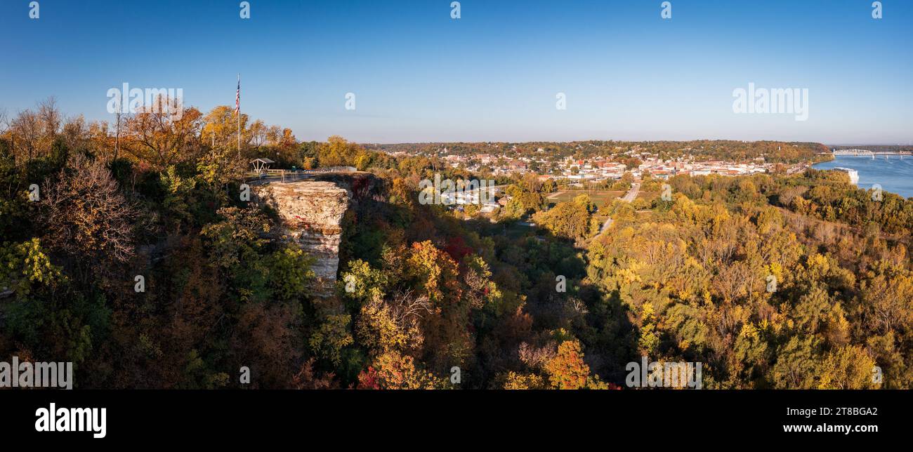 Aerial view of the city of Hannibal in Missouri from Lovers Leap ...