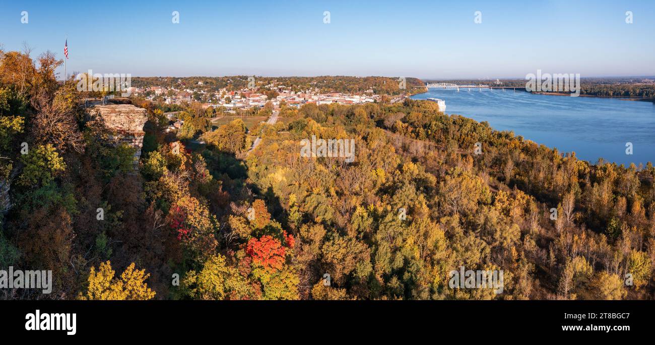 Aerial view of the city of Hannibal in Missouri from Lovers Leap ...