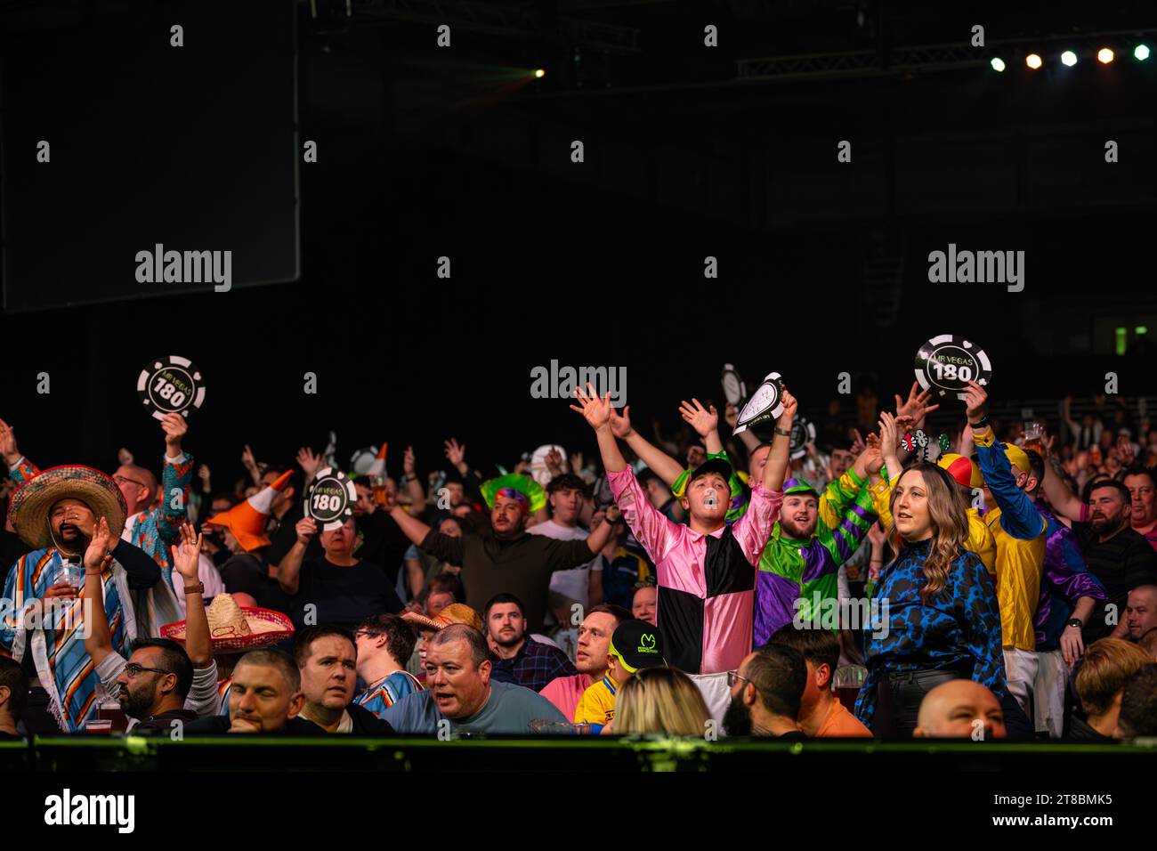 WV Active, Aldersley, Wolverhampton, UK. 19th Nov, 2023. 2023 PDC Grand ...