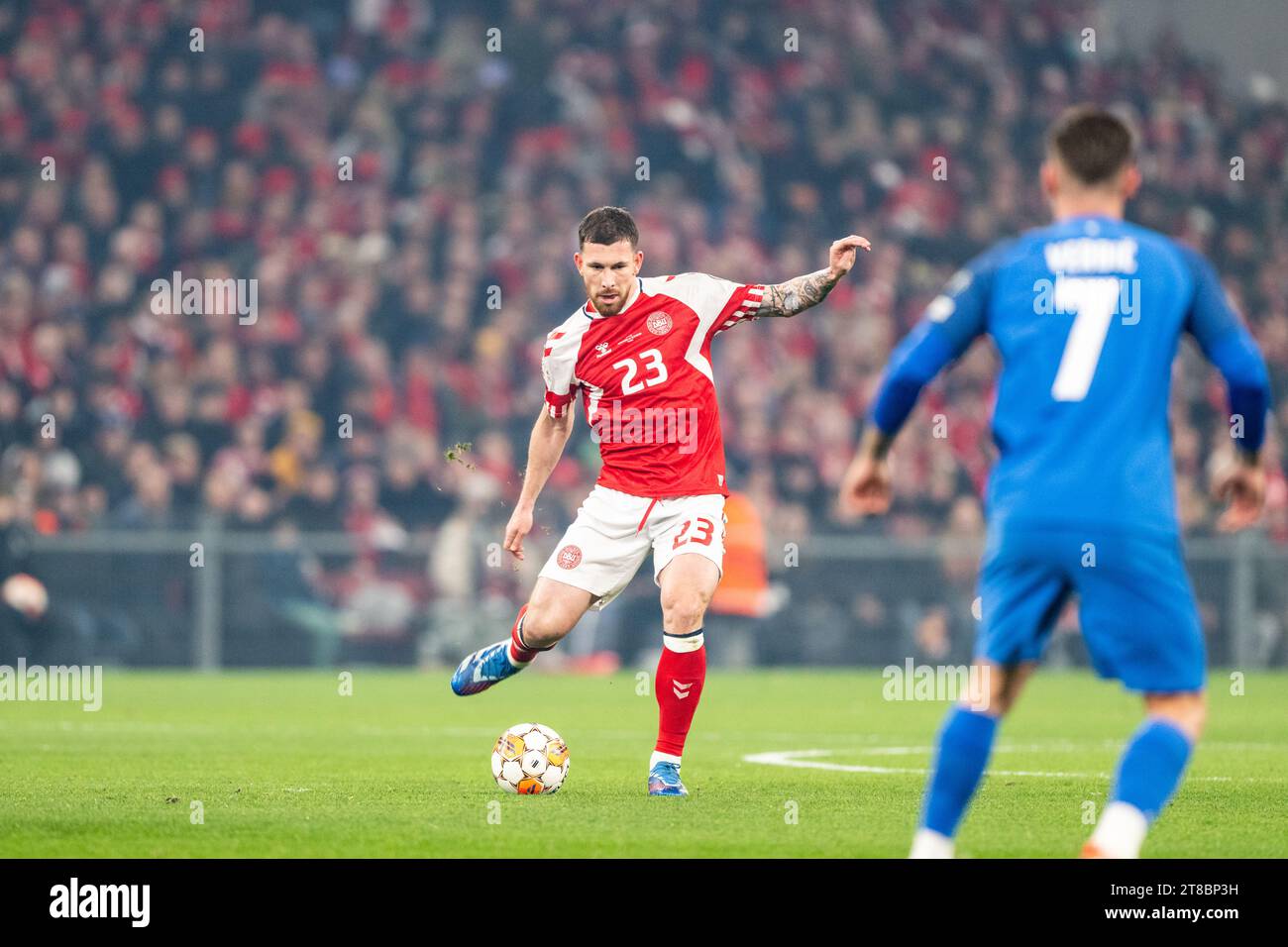 Copenhagen, Denmark. 17th, November 2023. Pierre-Emile Hojbjerg (23) of ...
