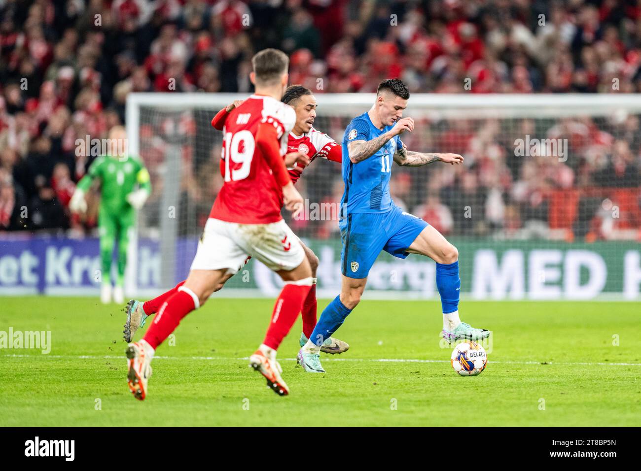 Copenhagen, Denmark. 17th, November 2023. Benjamin Sesko (11) of ...
