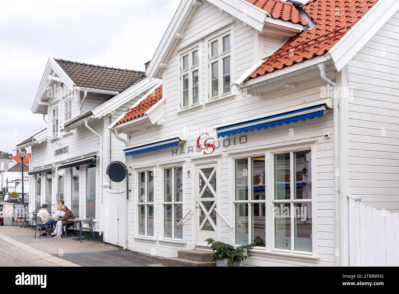 Traditional white buildings cs harstudio hairdressers and geheb hi-res ...