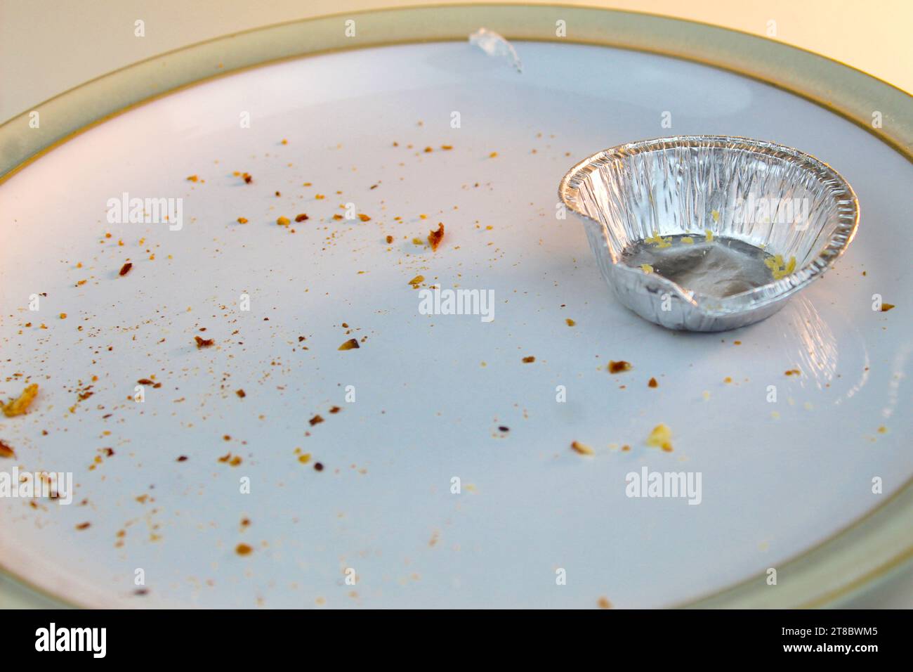 Empty plate with crumbs hi-res stock photography and images - Alamy