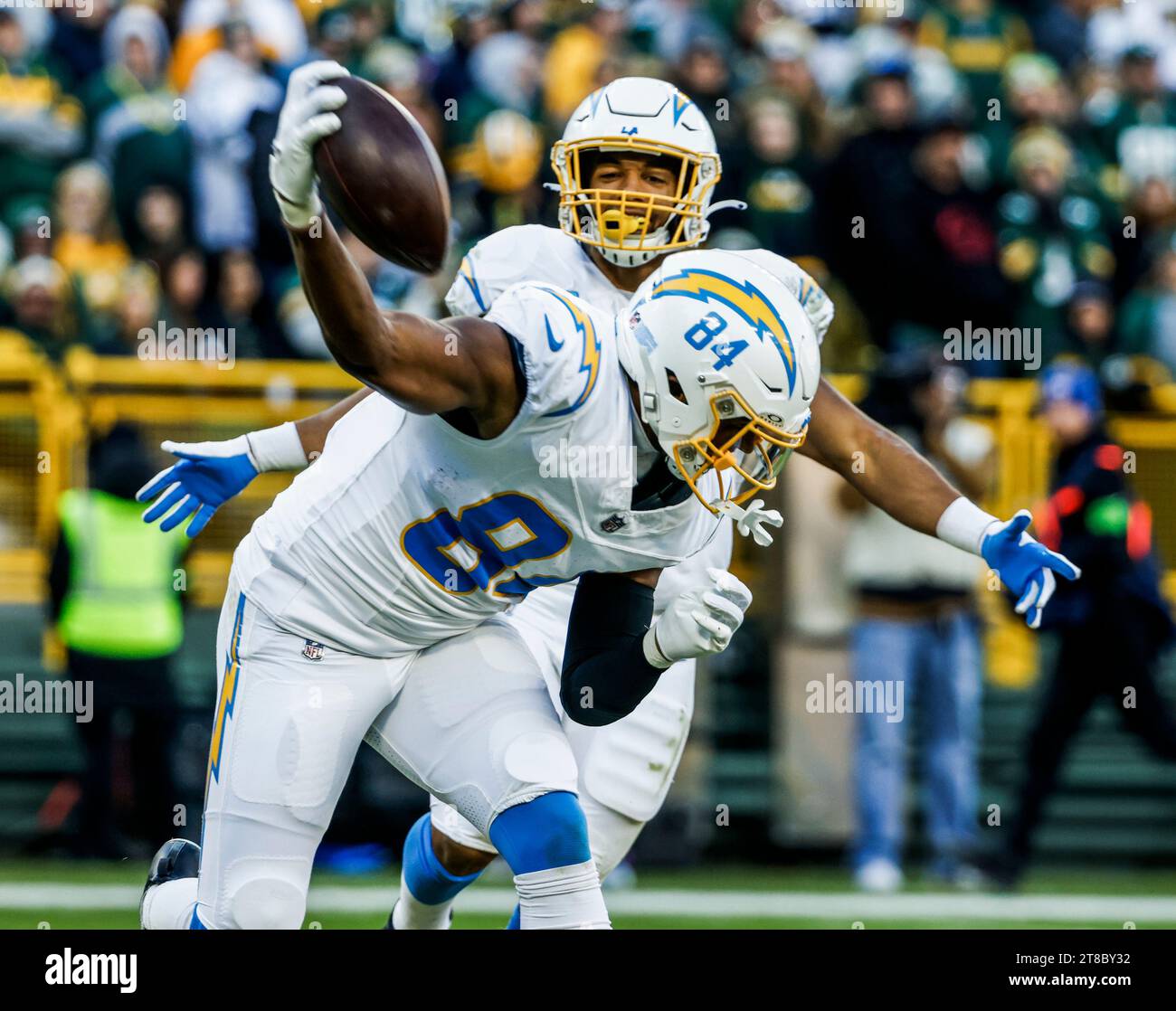 Green Bay, United States. 19th Nov, 2023. Los Angeles Chargers tight ...