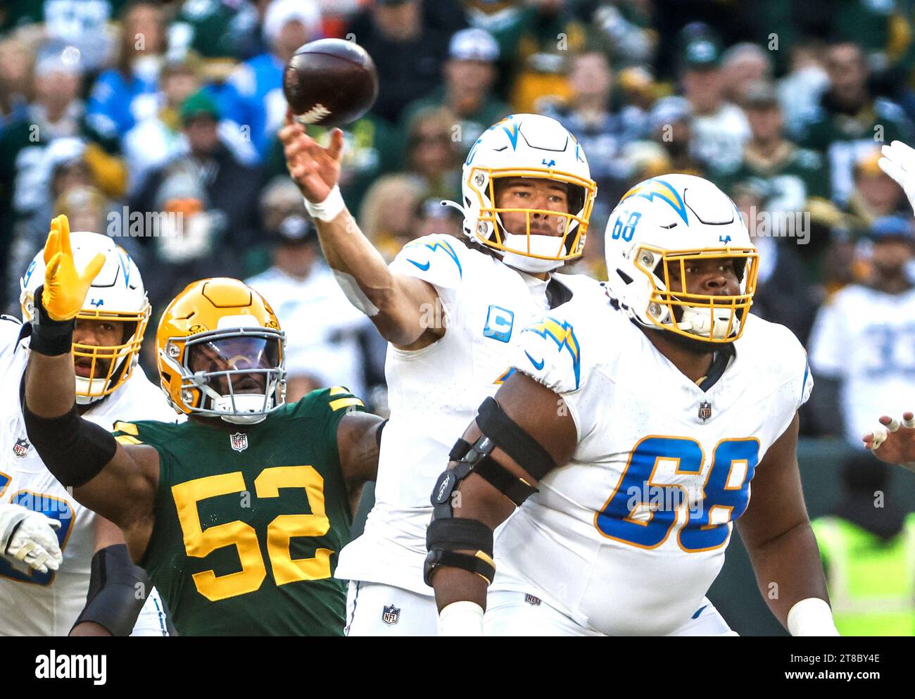 Green Bay, United States. 19th Nov, 2023. Los Angeles Chargers ...