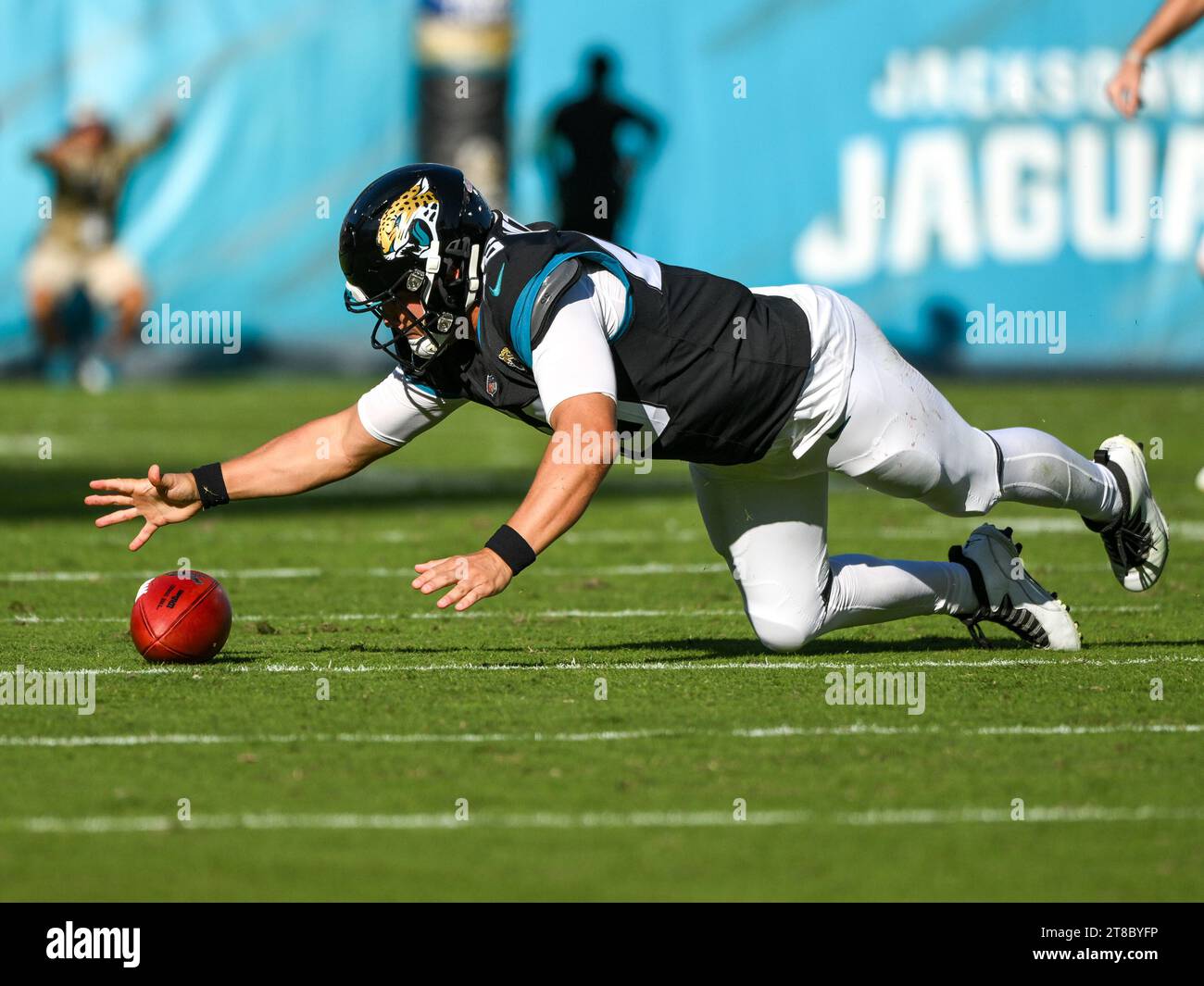 November 19, 2023: Jacksonville Jaguars long snapper Ross Matiscik (46 ...