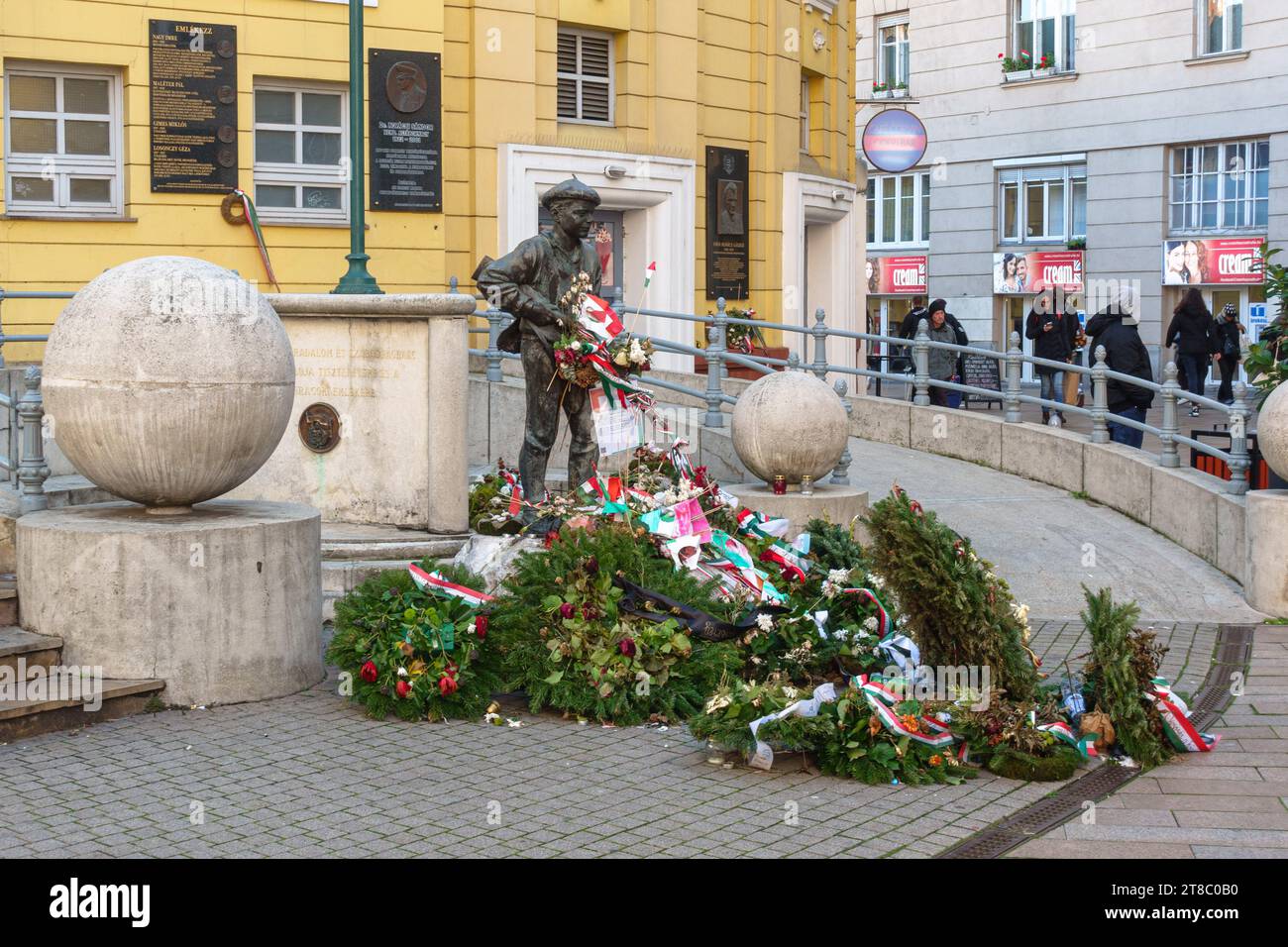 A memorial to the Lads of Pest of the 1956 Hungarian Revolution in the ...