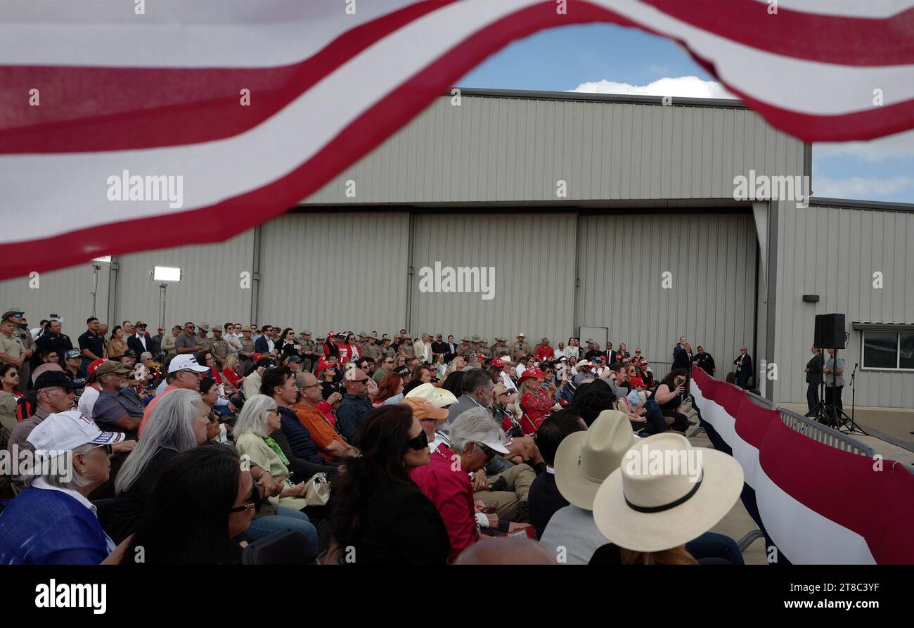 Edinburg, TX, USA. 19th Nov, 2023. The crowd waits for Greg Abbott and ...