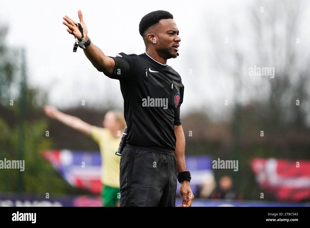 Referee ade soneye hi-res stock photography and images - Alamy