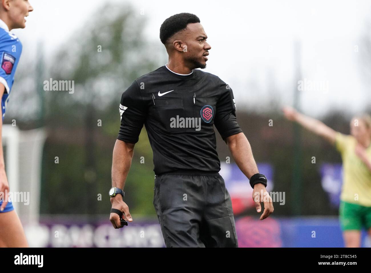 Referee ade soneye hi-res stock photography and images - Alamy