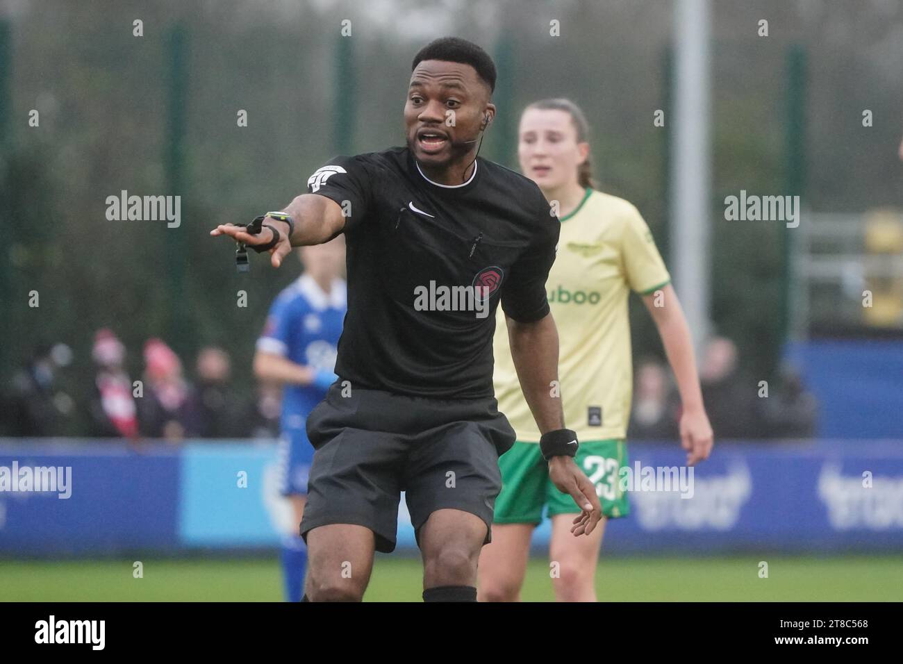 Referee ade soneye hi-res stock photography and images - Alamy