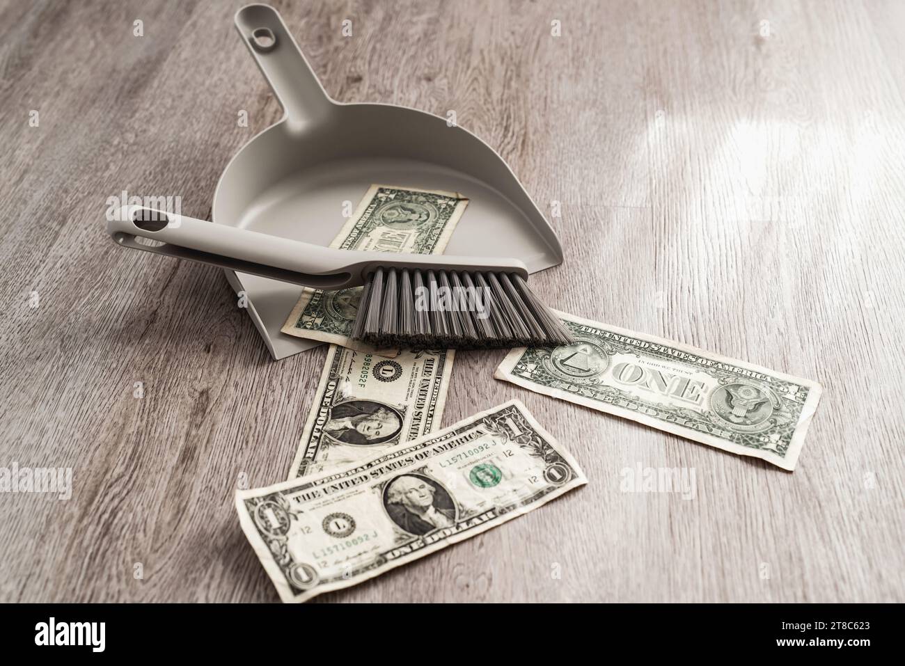 Money scattered on floor hi-res stock photography and images - Alamy