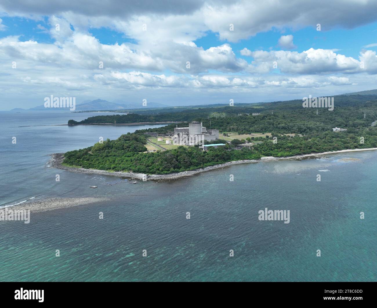 Morong, Philippines. 18th November, 2023. In an aerial view, the 40 ...