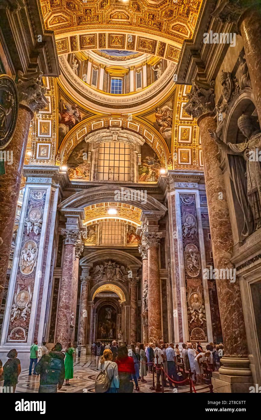 Basilica ceilings hi-res stock photography and images - Alamy