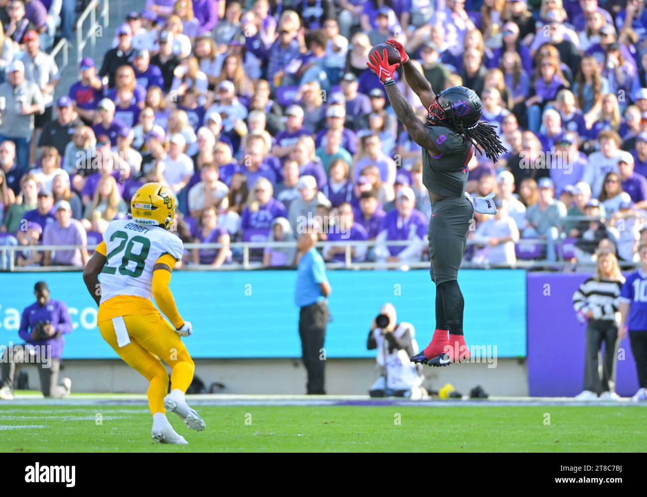 Fort Worth, Texas, USA. 18th Nov, 2023. TCU Horned Frogs running back ...
