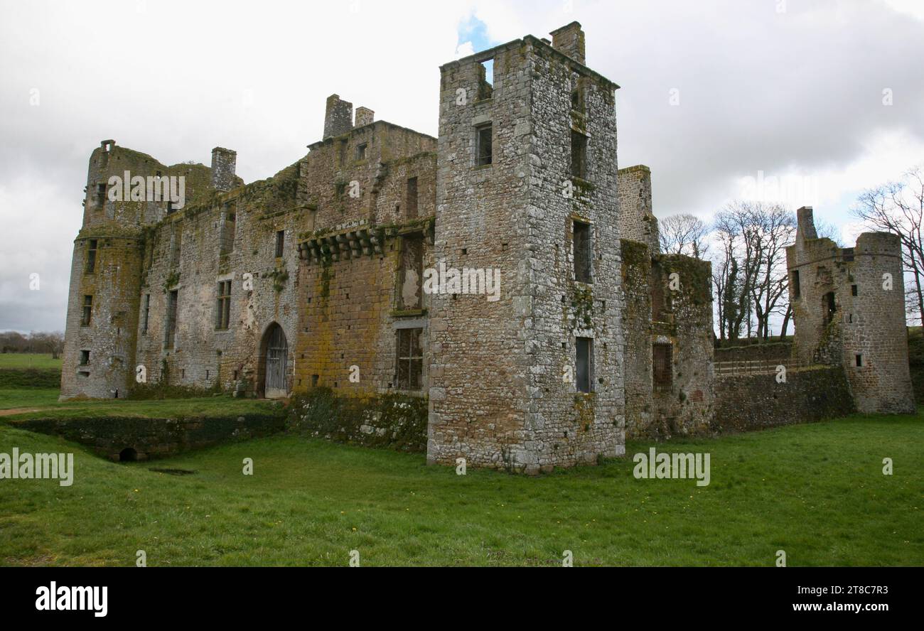 An old abandoned chateau in the French countryside Stock Photo - Alamy