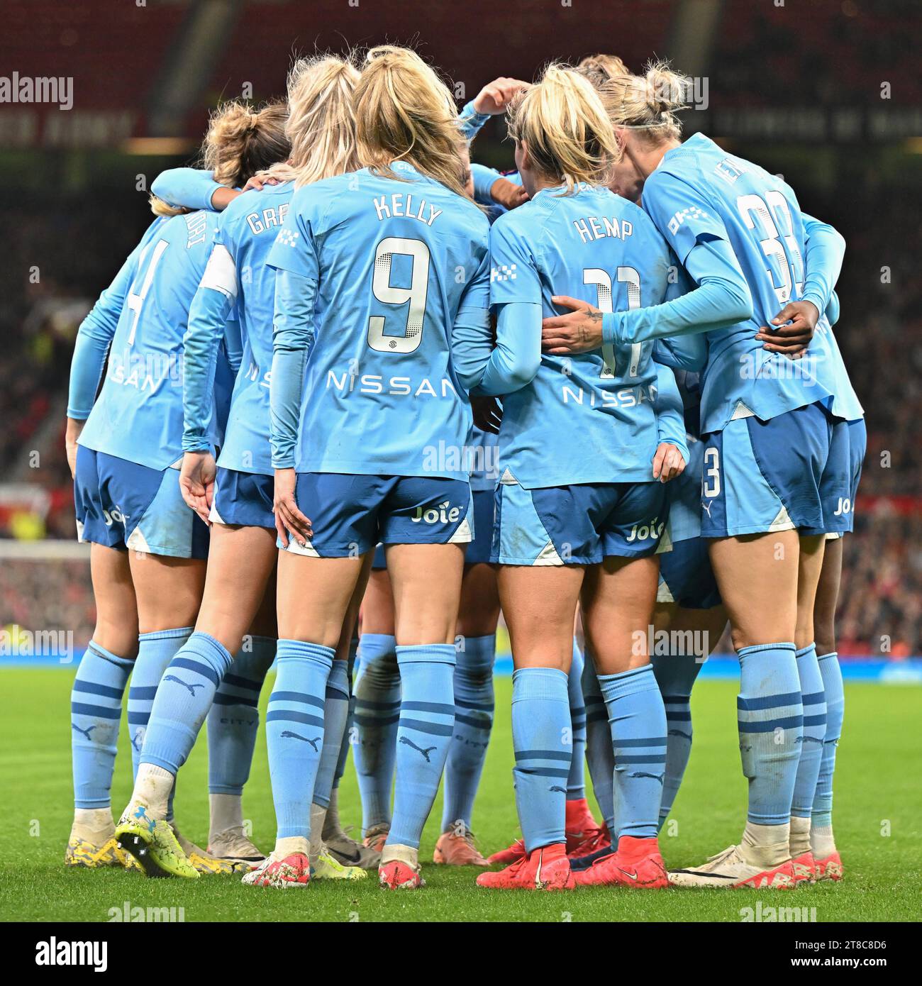 Manchester City Women have a team huddle following Khadija Shaw #21 of ...