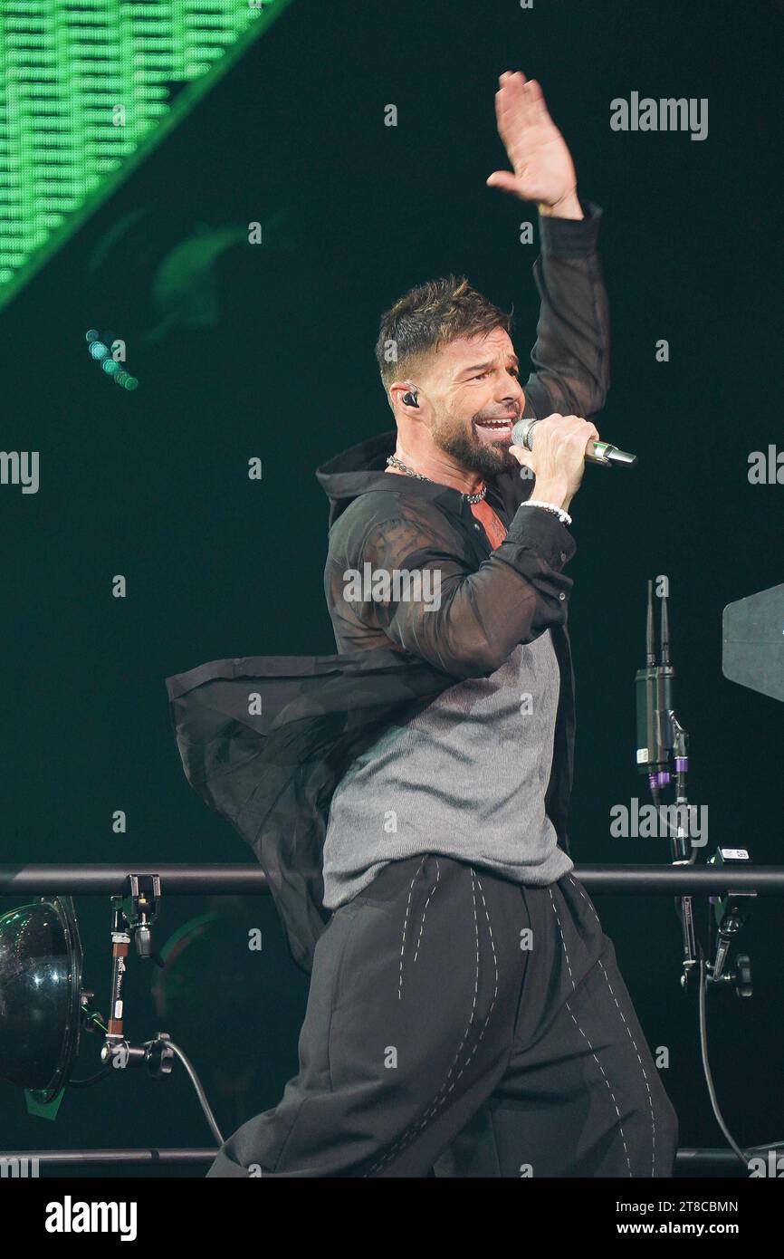 Enrique Iglesias, Pitbull, Ricky Martin: The Trilogy Tour November 17 ...