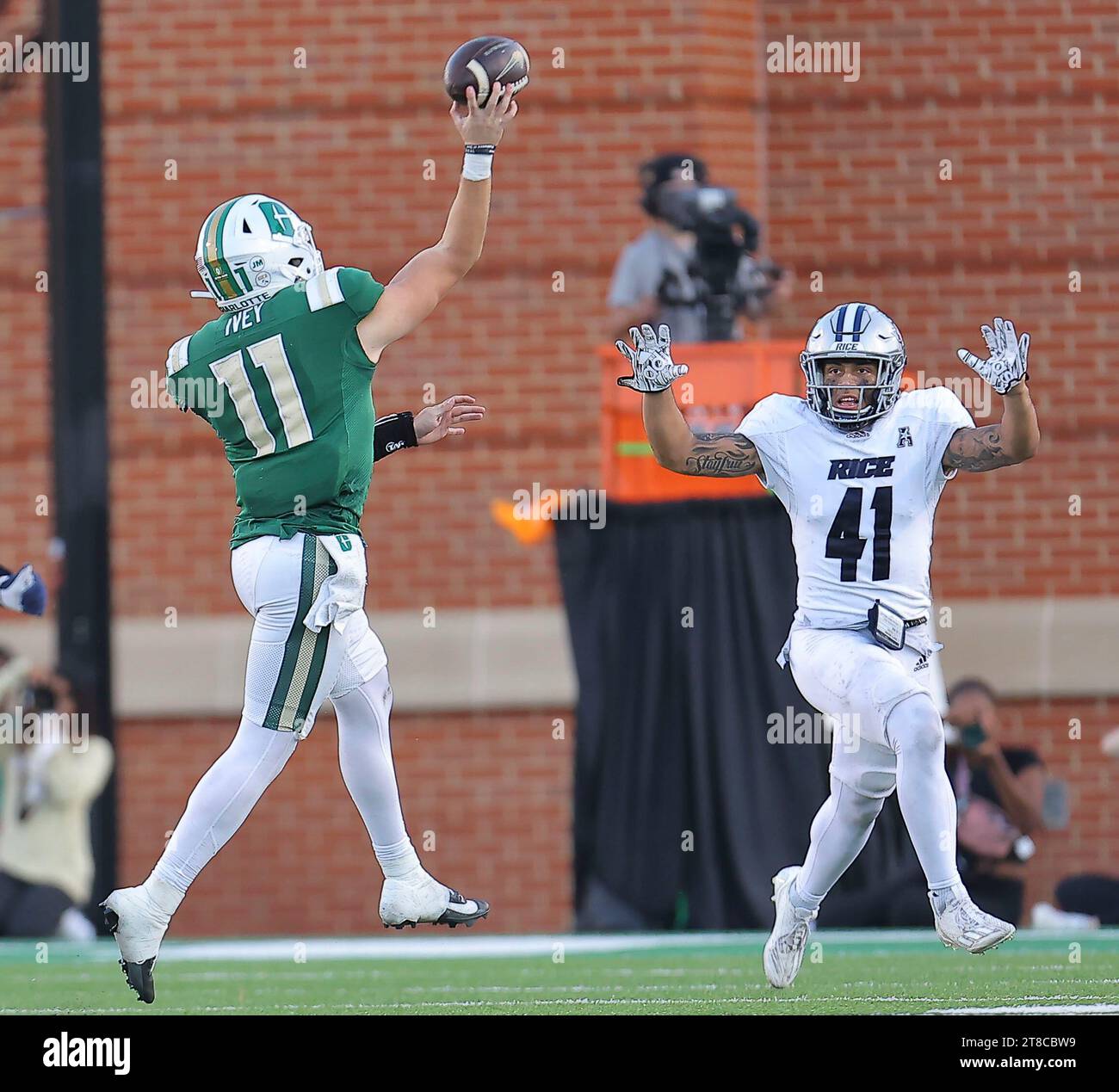 November 18, 2023: UNC - Charlotte sophomore Trexler Ivey (11) passes ...