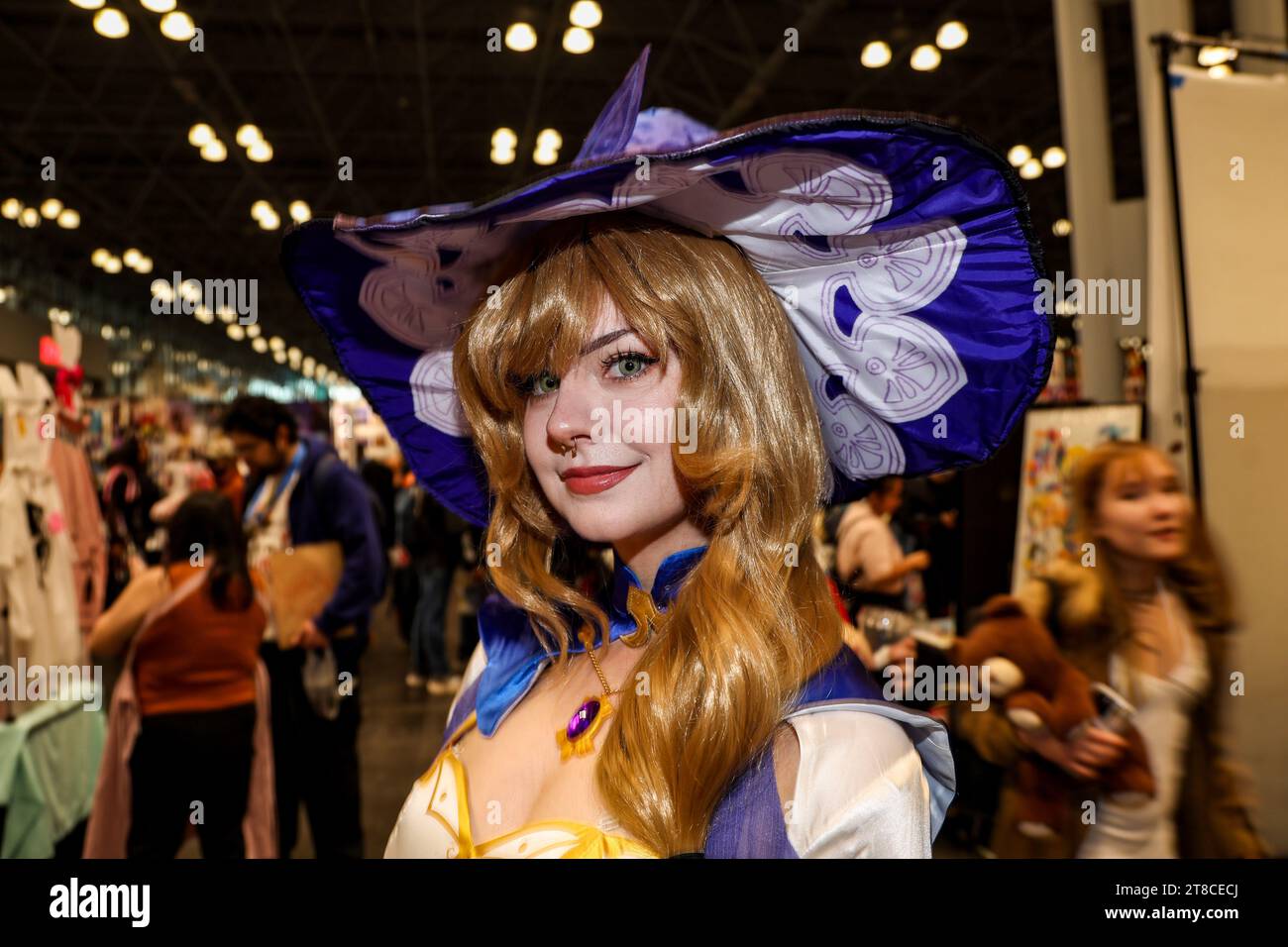 Cosplayer Alexa from Arkansas comes dressed as Lisa from Genshin Impact ...