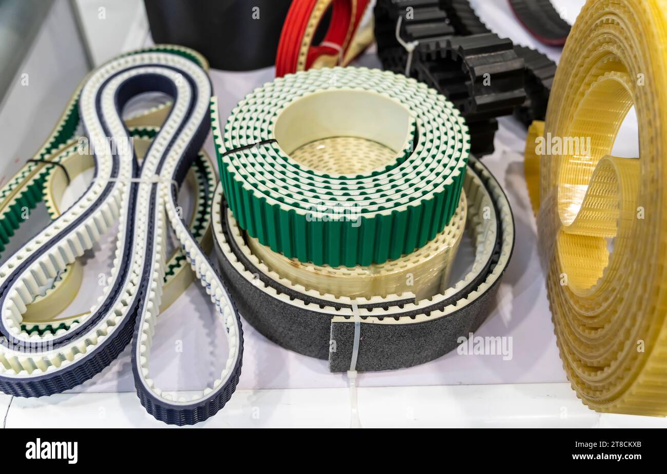 Crawler belt hi-res stock photography and images - Alamy