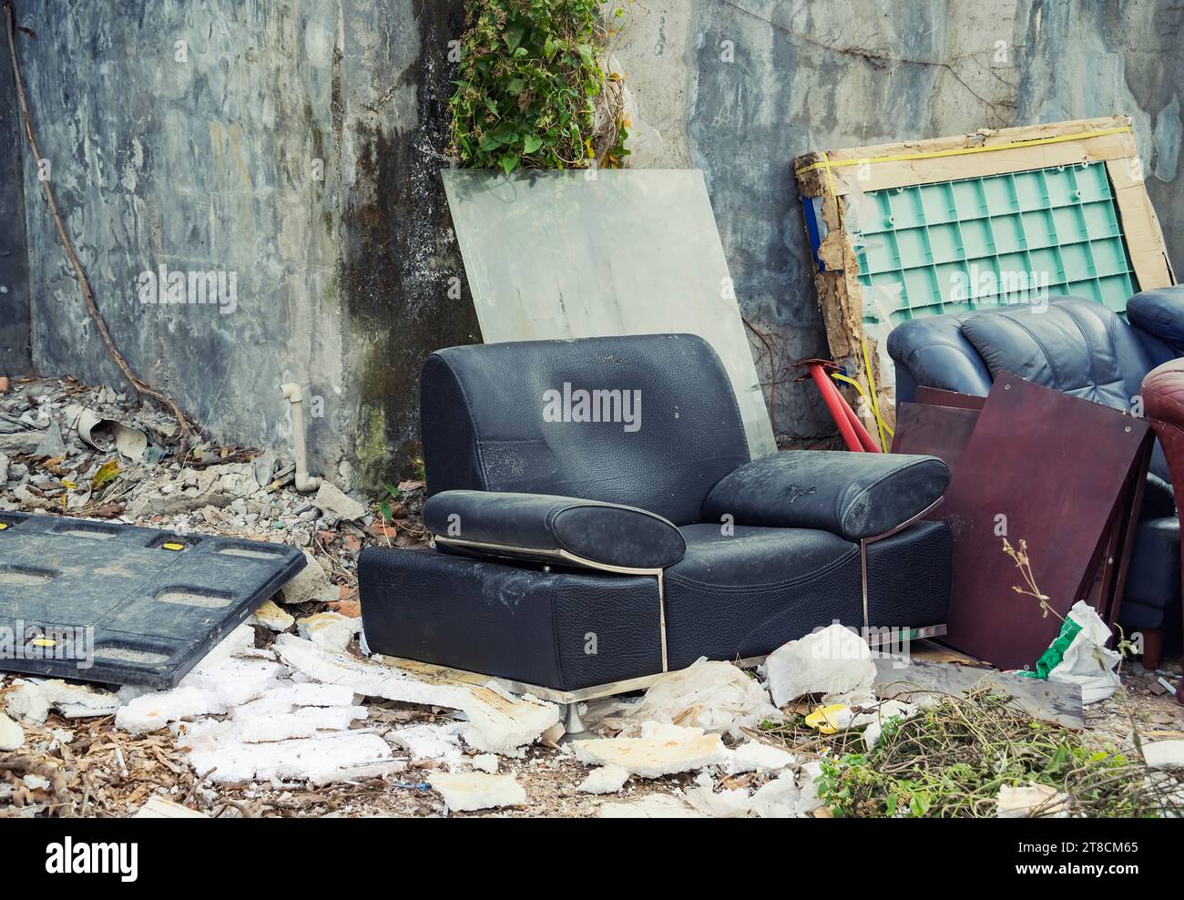 Big pile old broken furniture hi-res stock photography and images - Alamy