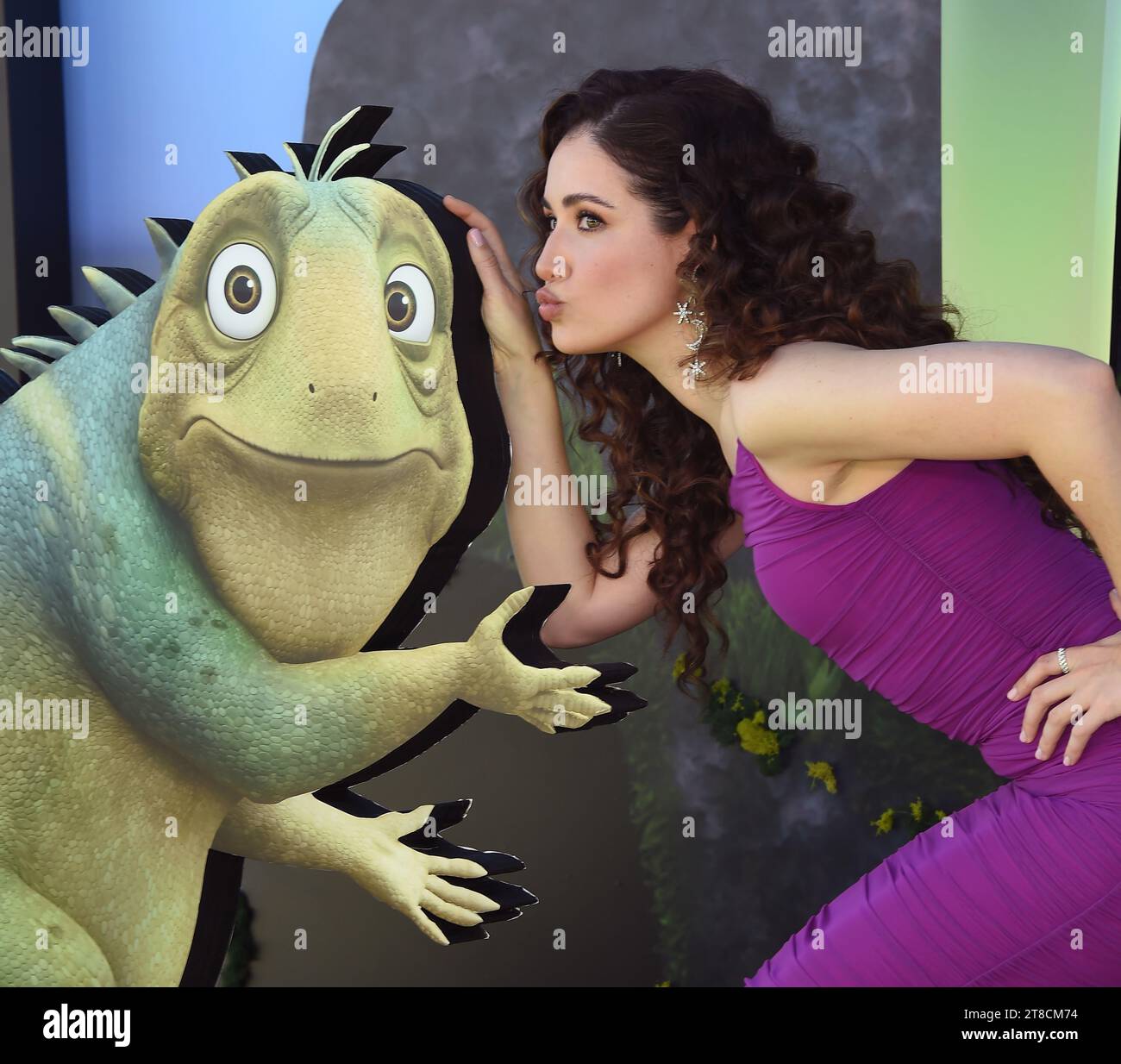 Leo netflix hi-res stock photography and images - Alamy