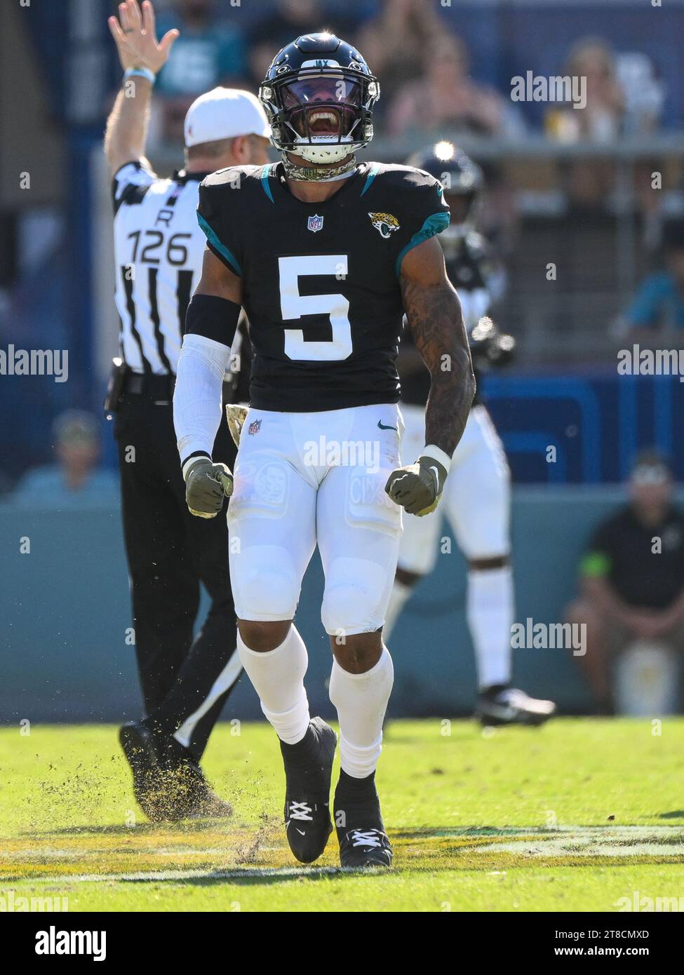 Jacksonville, FL, USA. 19th Nov, 2023. Jacksonville Jaguars safety ...