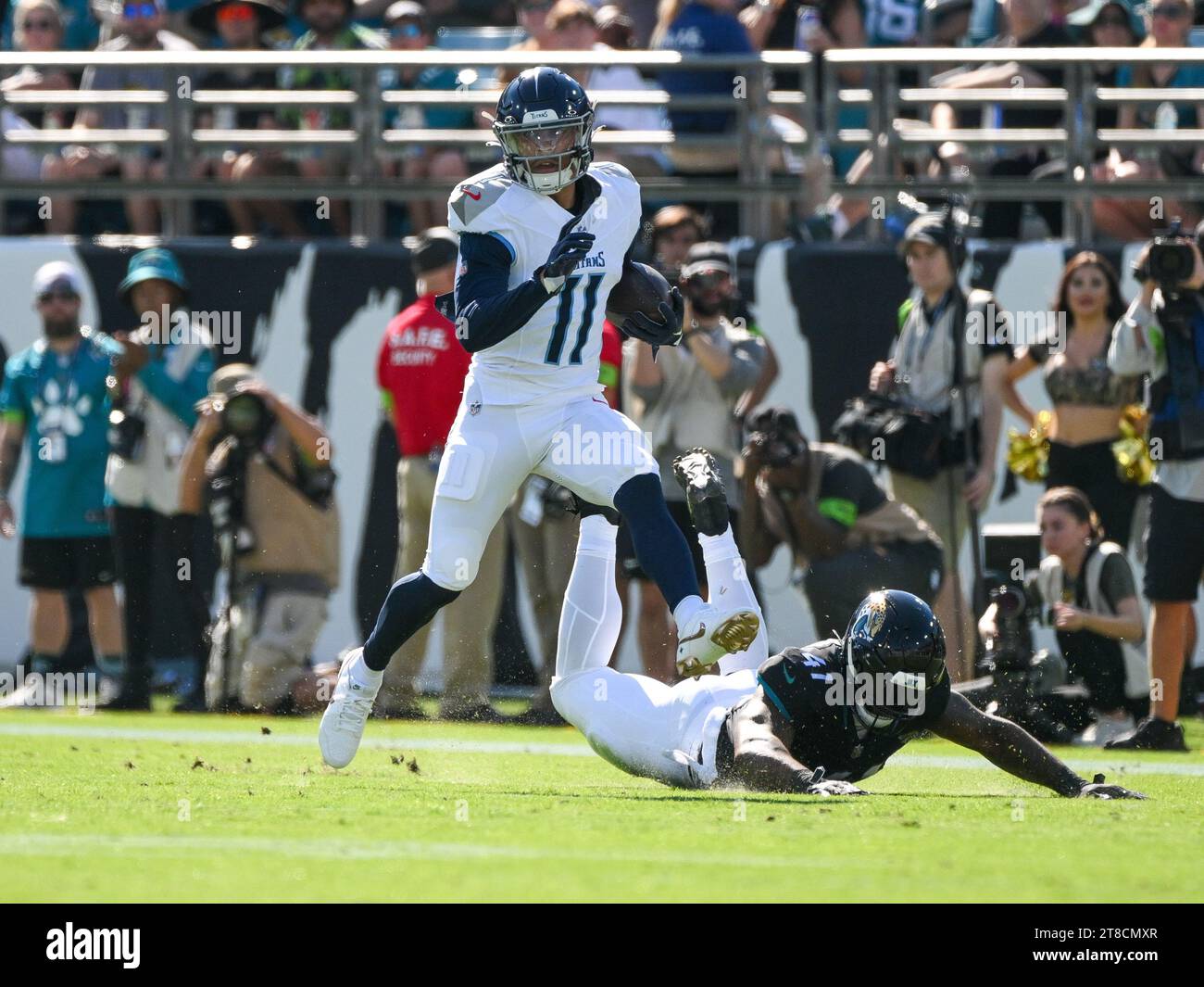 Jacksonville, FL, USA. 19th Nov, 2023. Tennessee Titans wide receiver ...